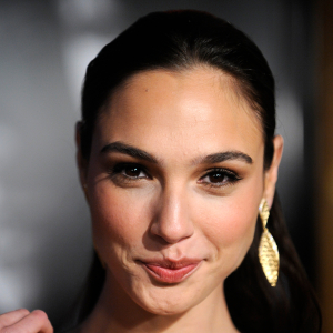 300x300 Resolution Gal Gadot Charming Smile 300x300 Resolution ...