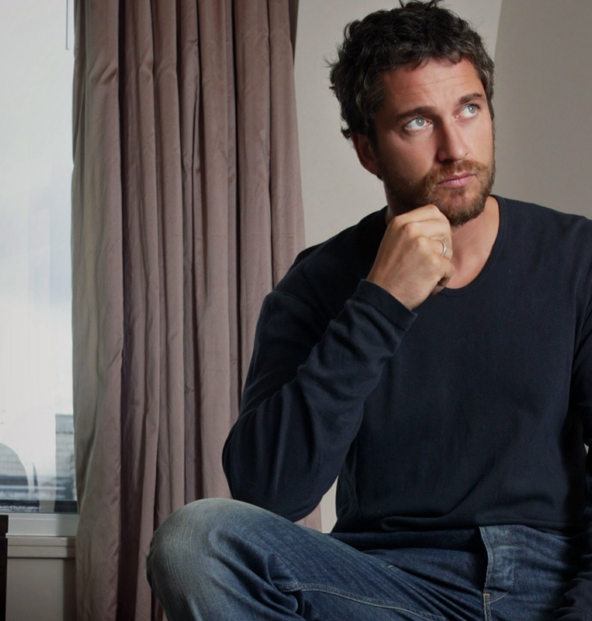 1980x2080 Resolution Gerard Butler Rare Images 1980x2080 Resolution ...