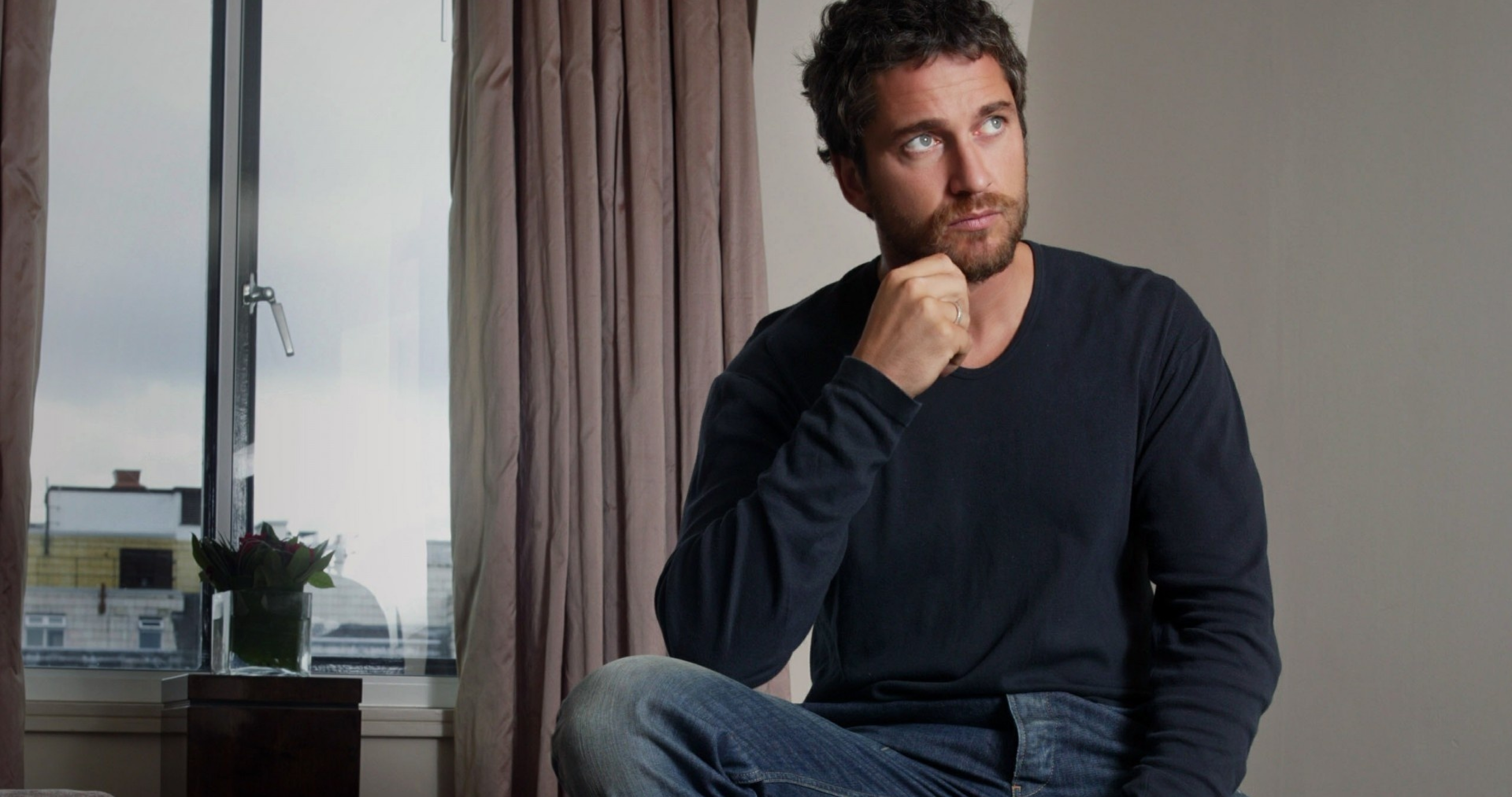 4096x2160 Resolution Gerard Butler Rare Images 4096x2160 Resolution ...