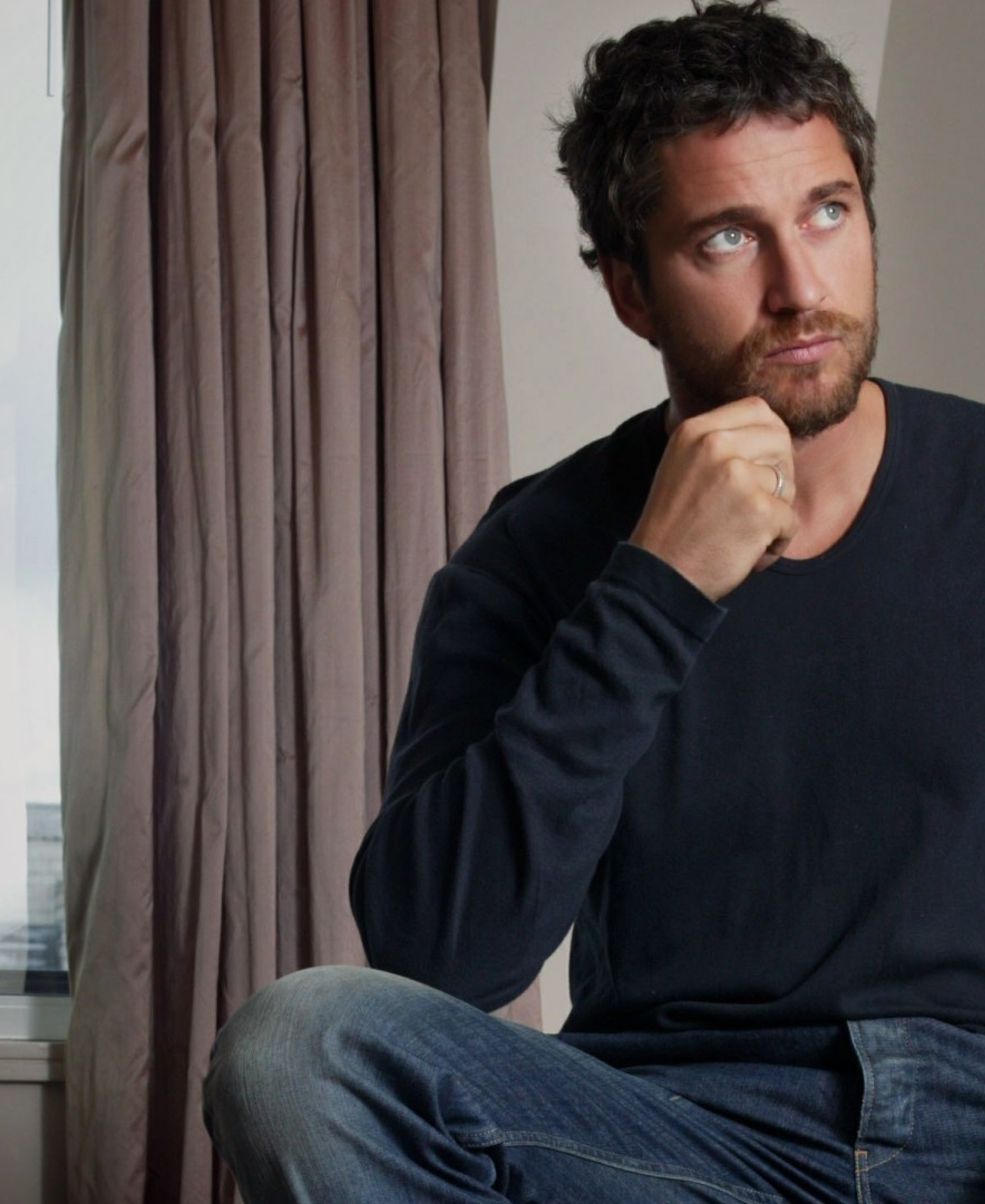4500x5500 Resolution Gerard Butler Rare Images 4500x5500 Resolution ...