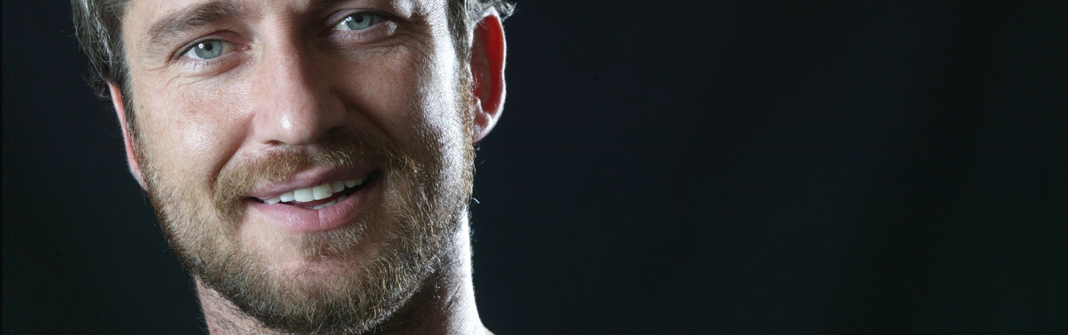 3440x1080 Resolution Gerard Butler Smile Images 3440x1080 Resolution ...