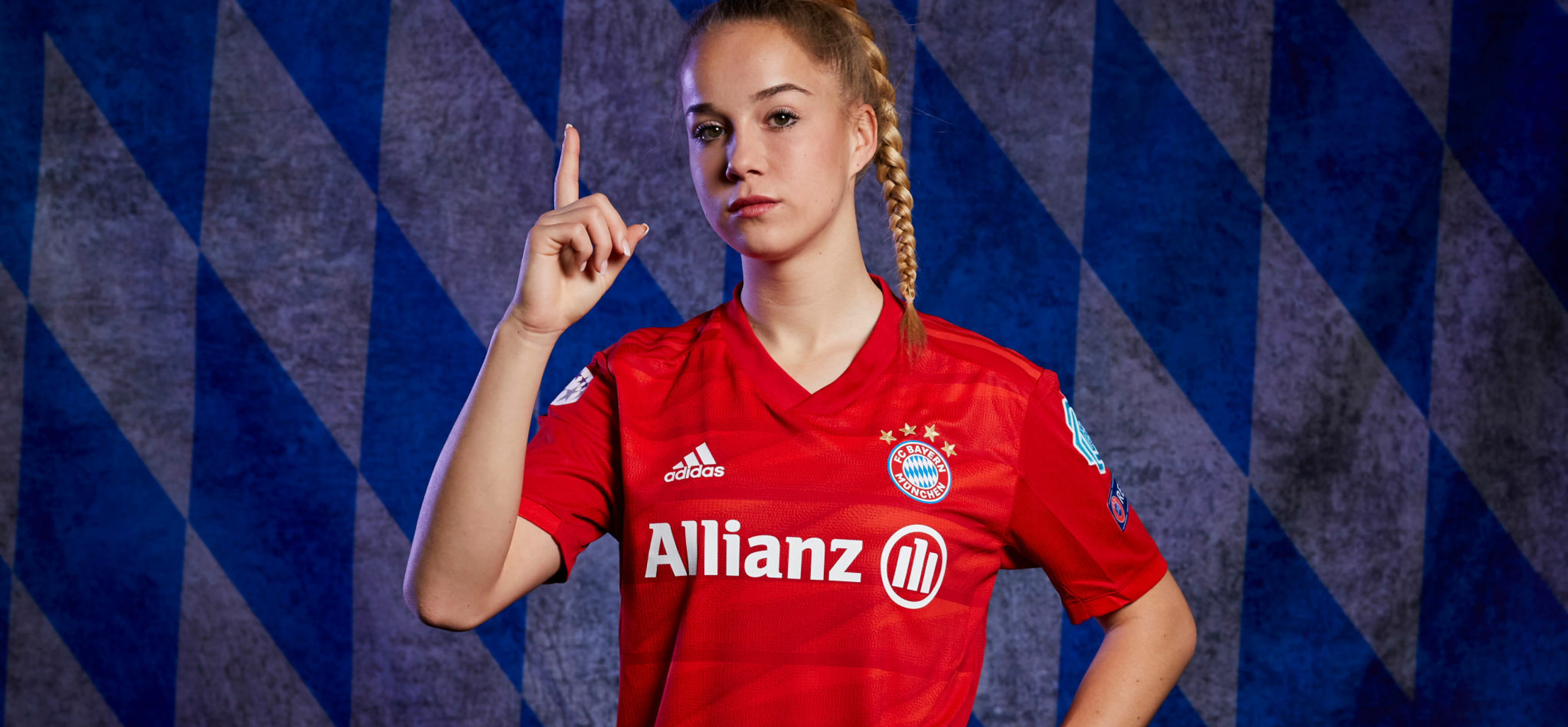 3449x1600 Resolution Giulia Gwinn HD Football Player 2022 3449x1600 ...