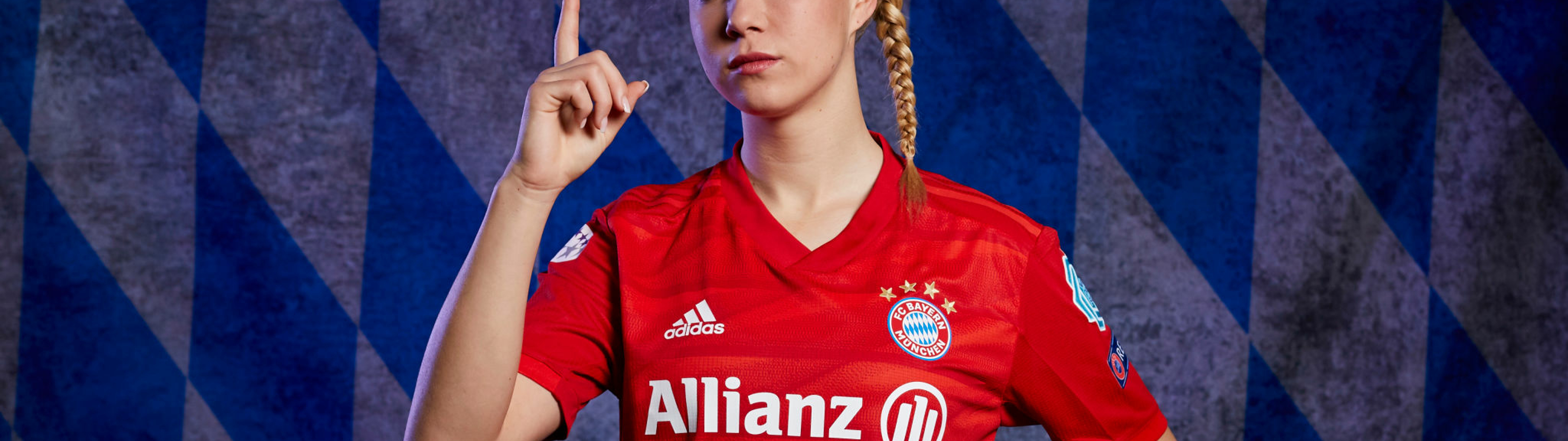 5120x1440 Resolution Giulia Gwinn HD Football Player 2022 5120x1440 ...