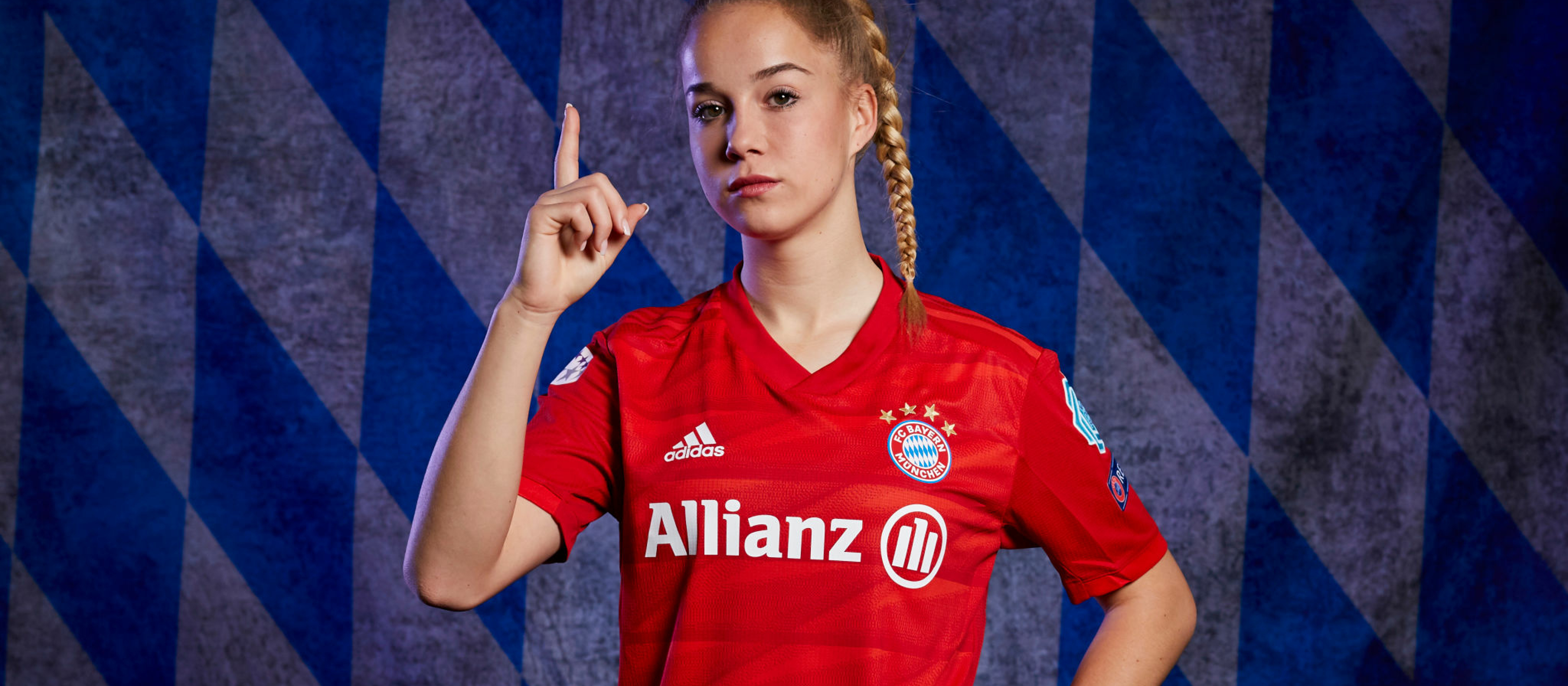 5600x2450 Resolution Giulia Gwinn HD Football Player 2022 5600x2450 ...