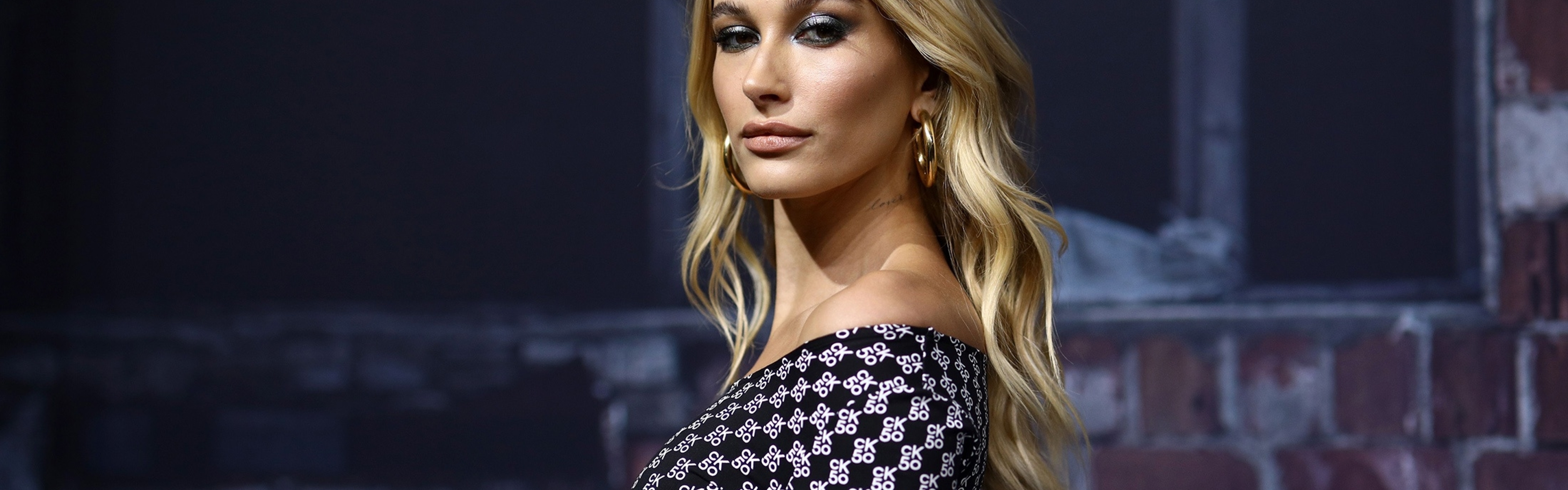 5120x1600 Resolution Hailey Baldwin Model 5120x1600 Resolution ...