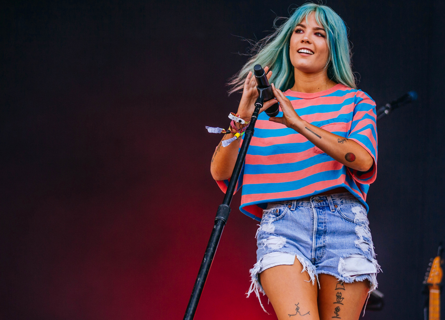 1420x1020 Resolution Halsey Ashley Nicolette Frangipane Singer ...