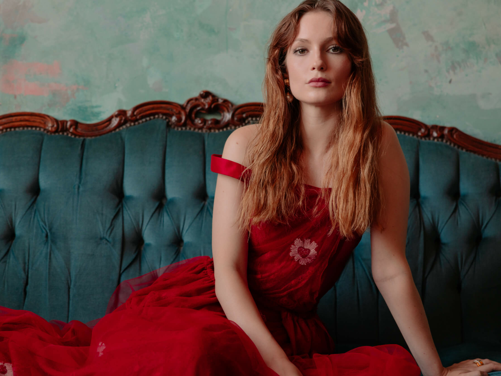 1600x1200 Resolution Hannah Dodd 2022 1600x1200 Resolution Wallpaper ...
