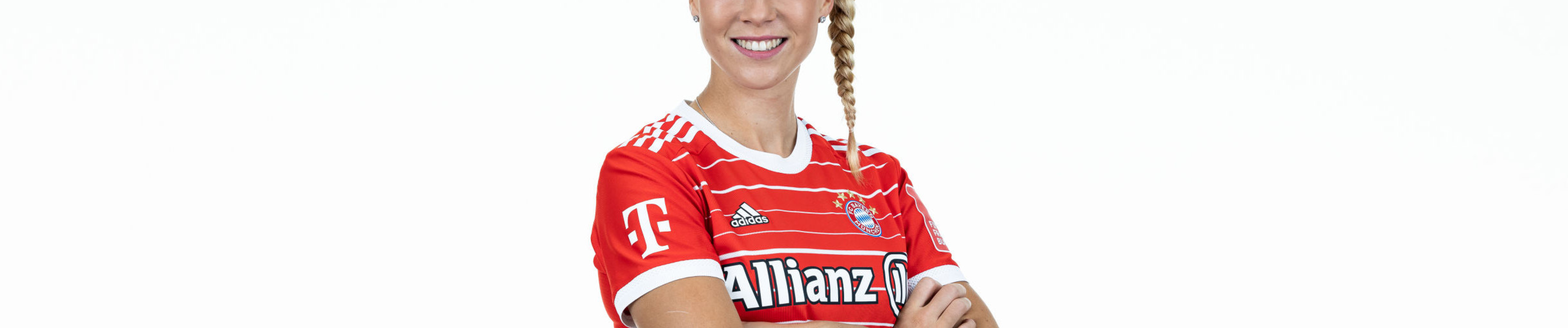 6880x1440 Resolution HD Giulia Gwinn Football Player 2022 6880x1440 ...