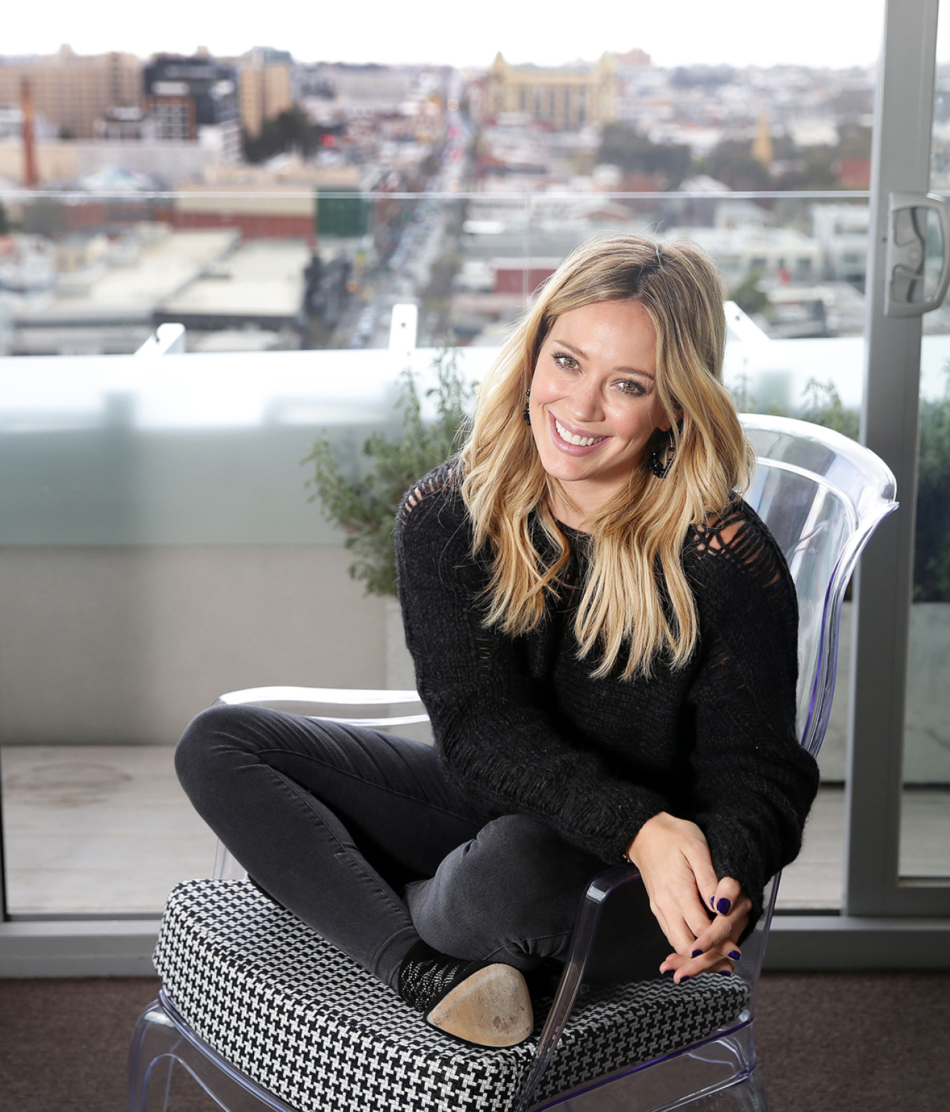 1366x1600 Resolution hilary duff, actress, smile 1366x1600 Resolution ...