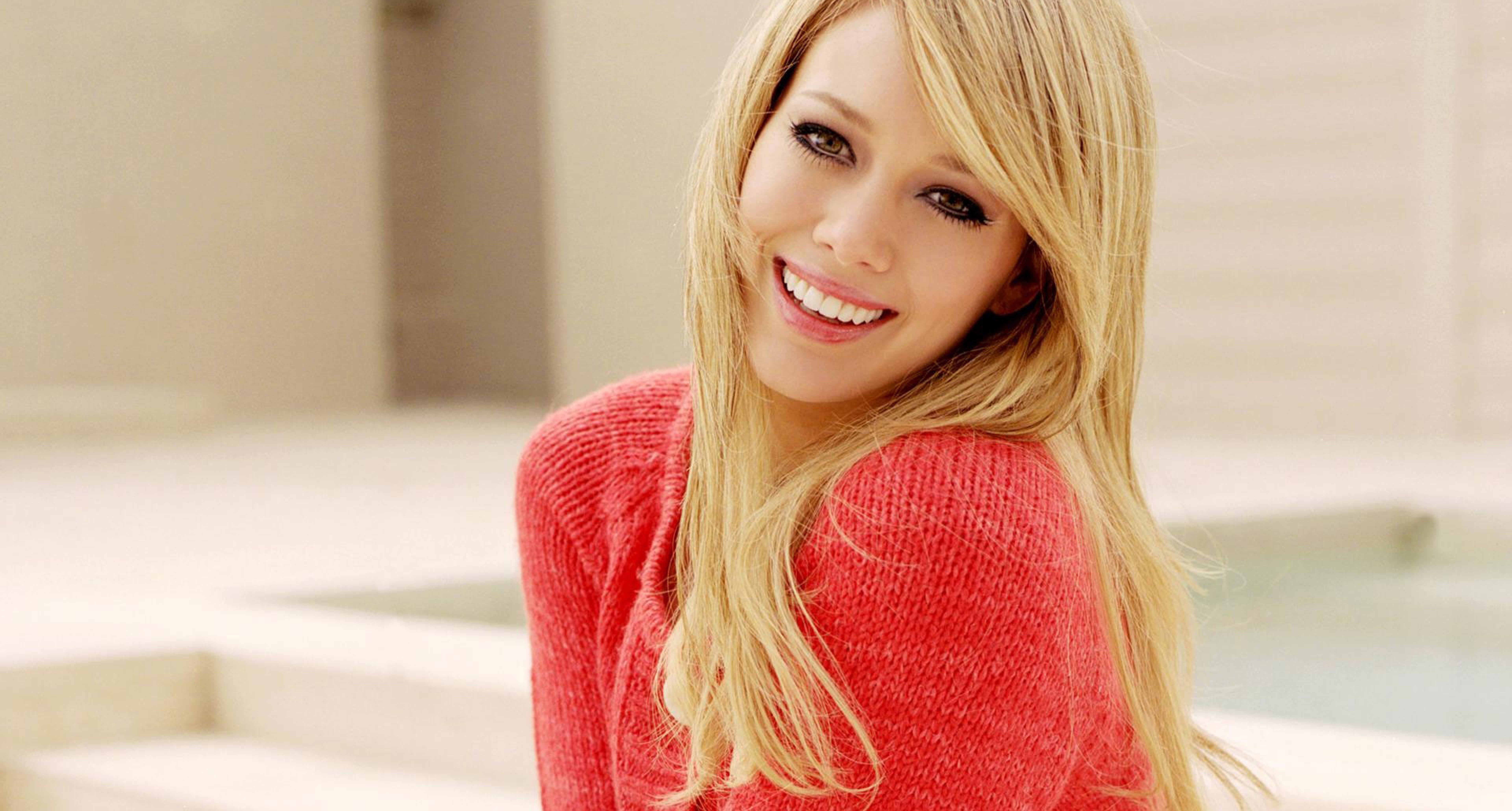 7680x4120 Resolution Hilary Duff In Pink 7680x4120 Resolution Wallpaper ...