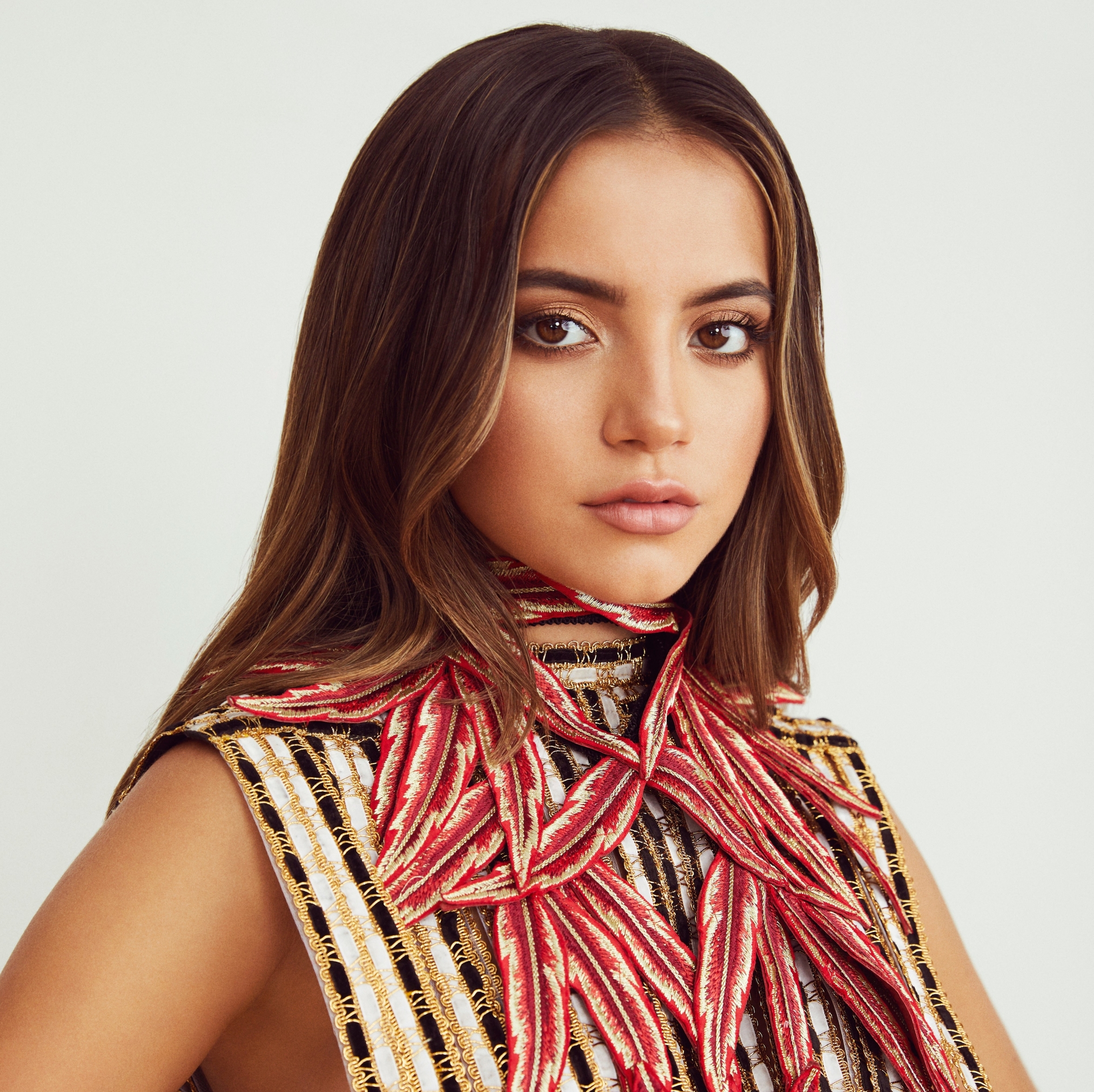2025x2022 Resolution Isabela Merced Papi Song Portrait 2025x2022 ...