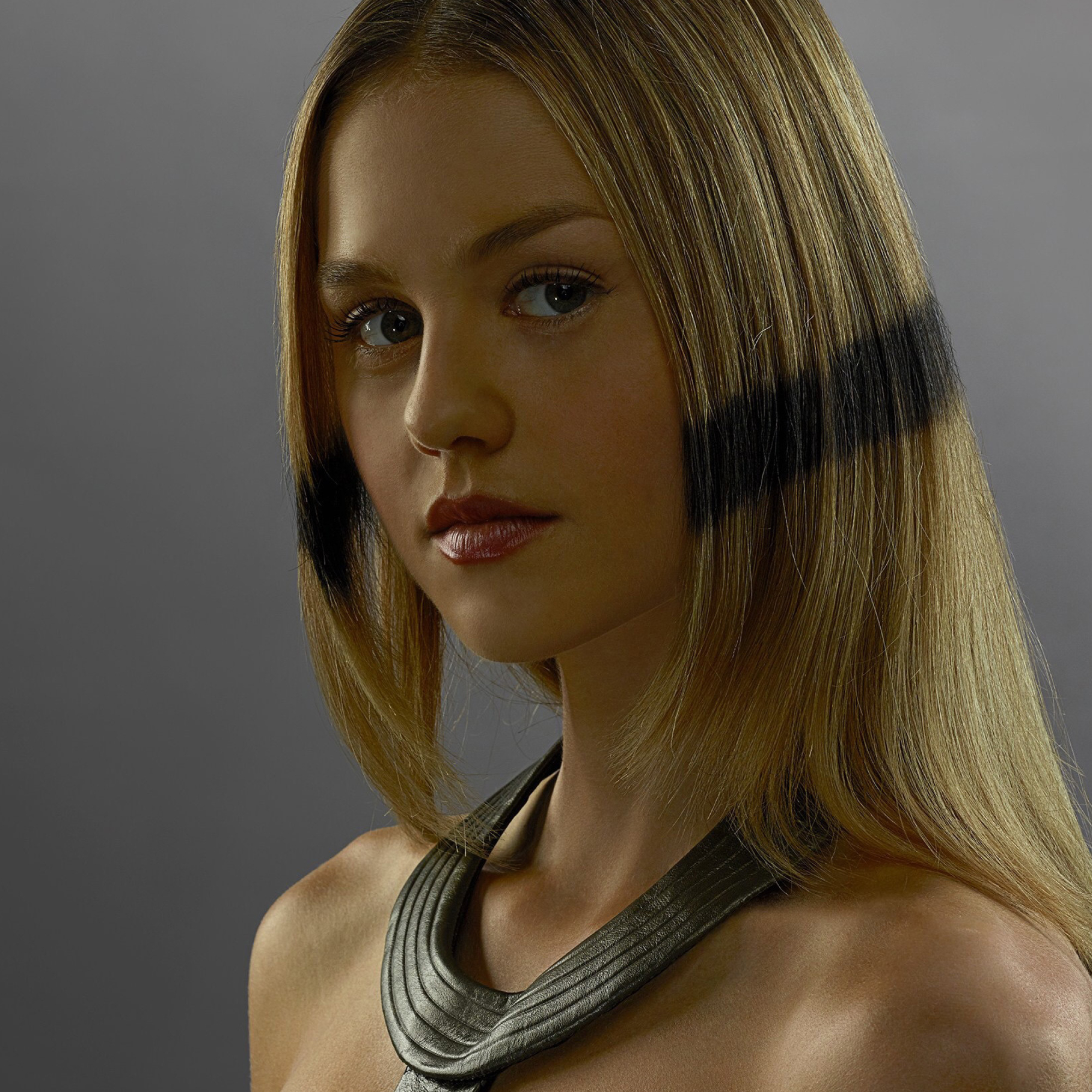 2000x2000 Resolution Isabelle Cornish Crystal Marvel Inhumans 2000x2000 ...