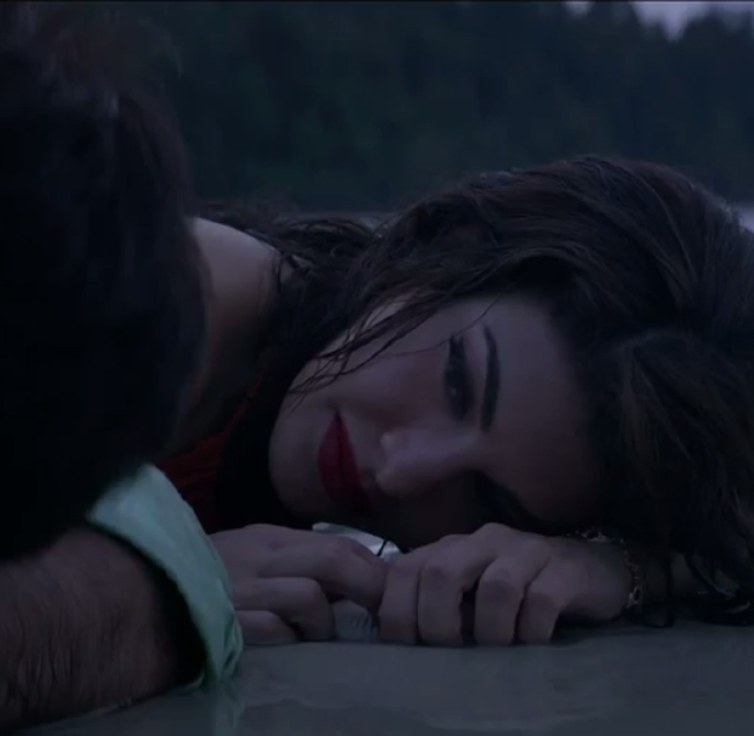 2460x2400 Resolution Jacqueline In Roy Movie Wallpapers 2460x2400 ...