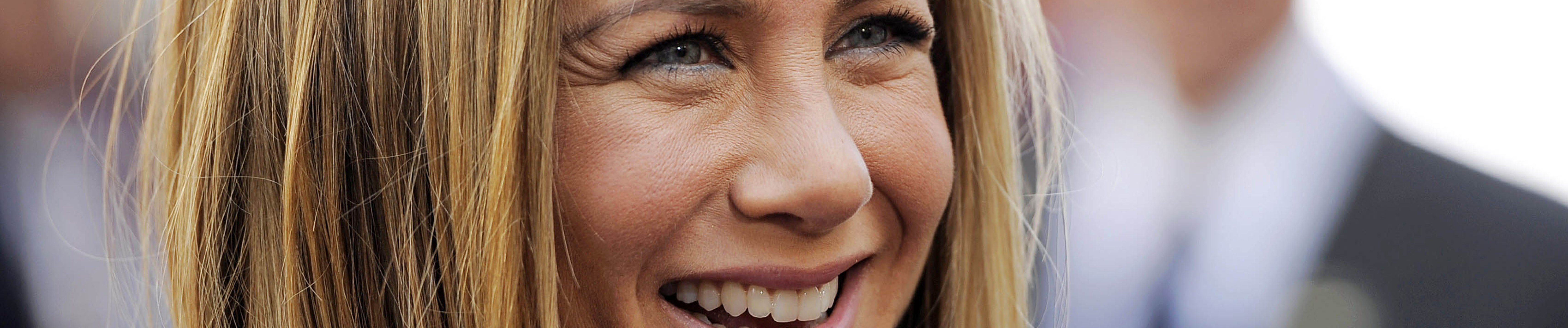 6880x1440 Resolution Jennifer Aniston Laughing Images 6880x1440 ...