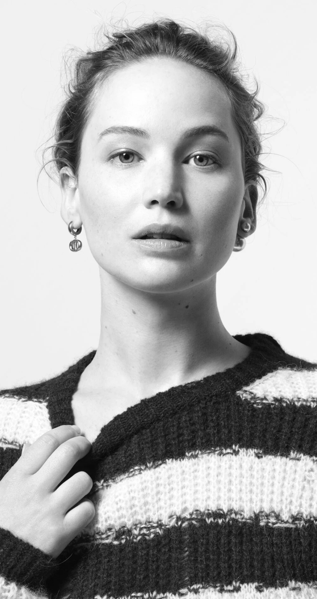 1082x2042 Resolution Jennifer Lawrence 2023 Black and White 1082x2042 ...