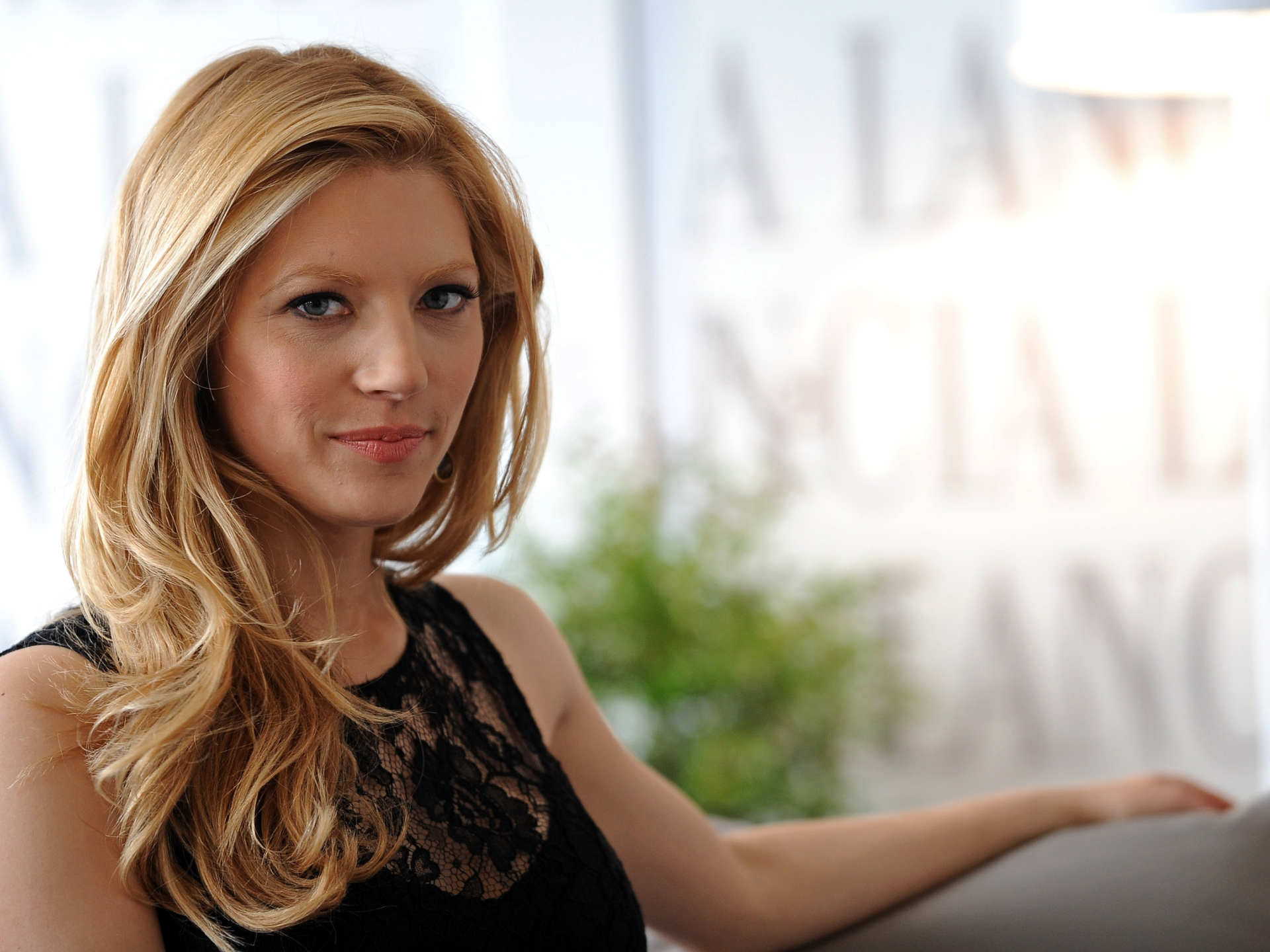 Escritorio De Katheryn Winnick 🔥 [70+] Katheryn Winnick Wallpapers