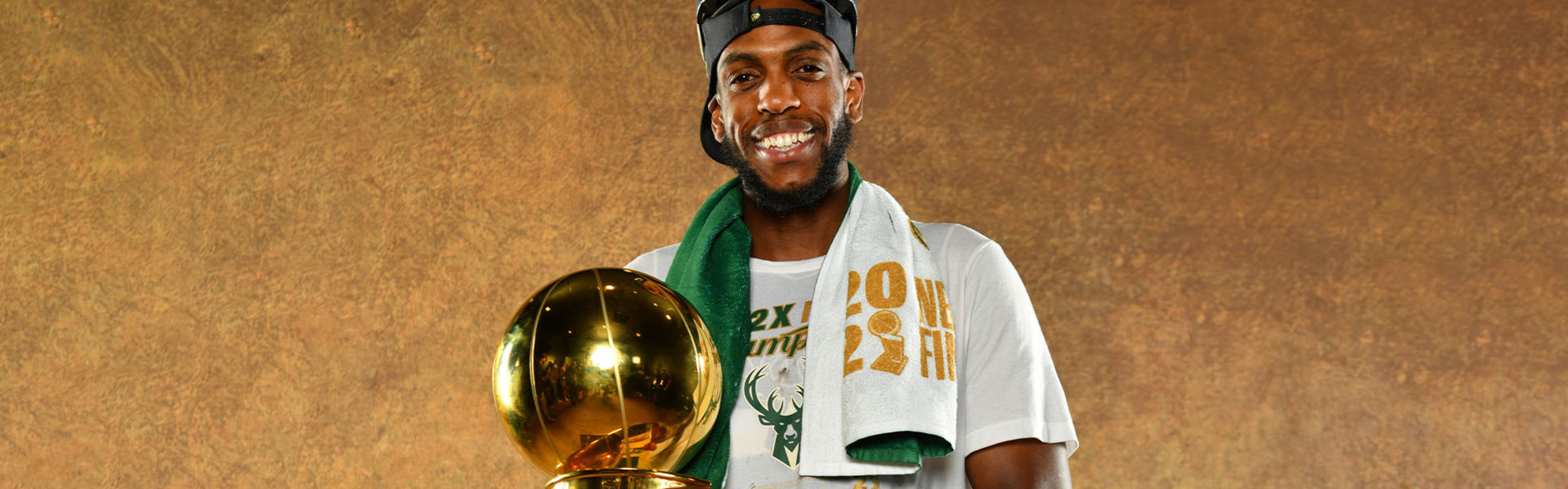 5120x1600 Resolution Khris Middleton NBA Champion 2021 5120x1600 ...