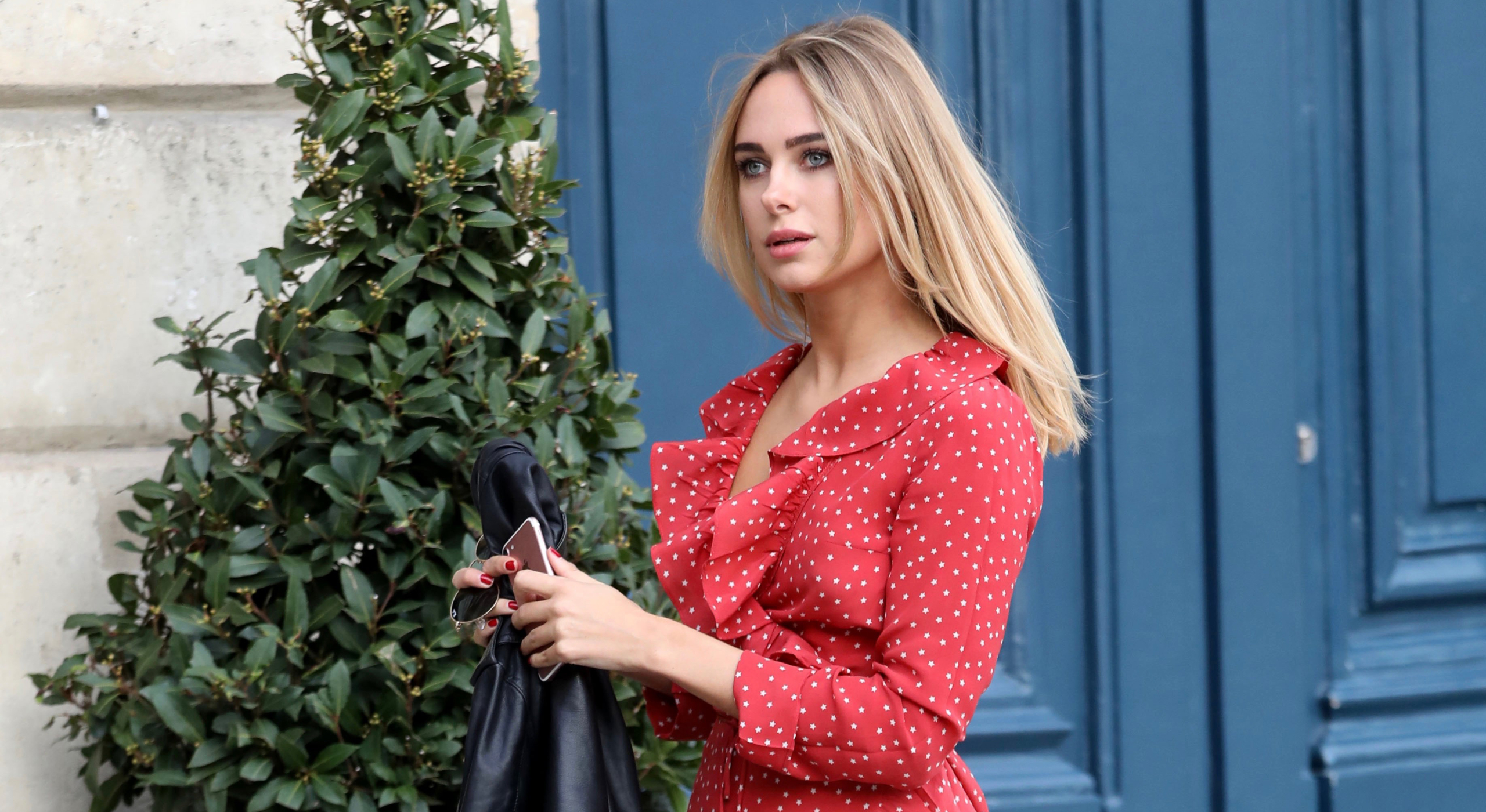 2560x1400 Resolution Kimberley Garner Model And Actress 2560x1400 ...