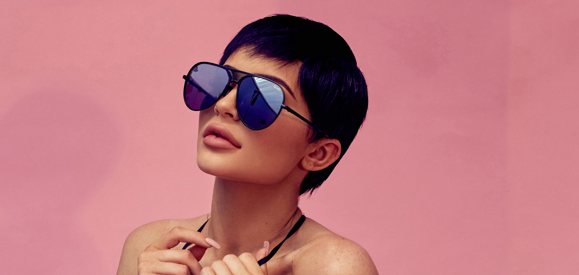 1890x900 Kylie Jenner Short Hair For Quay Iconic Sunglasses 1890x900 ...