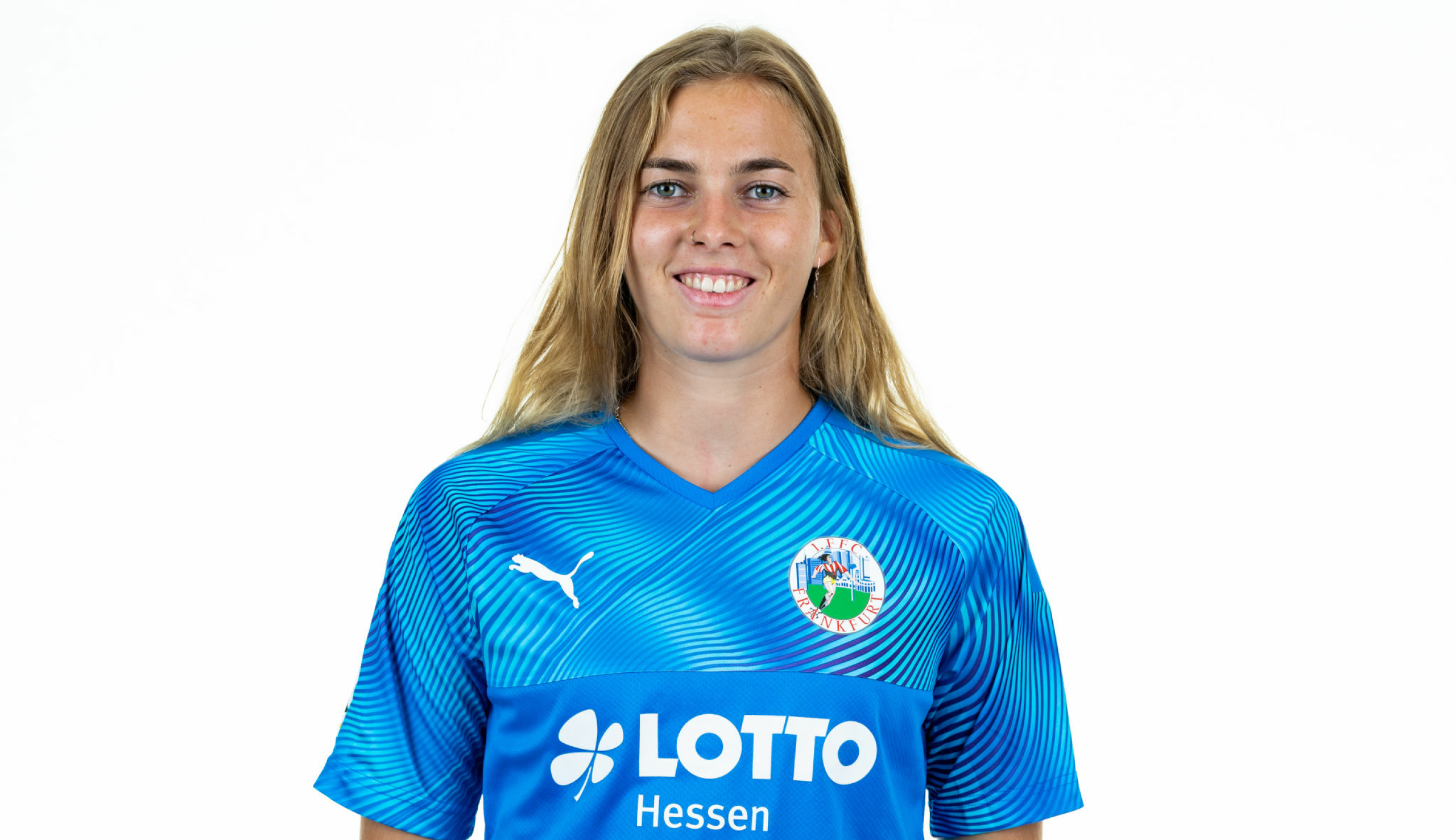 2560x1476 Resolution Laura Freigang HD Football Player 2560x1476 ...