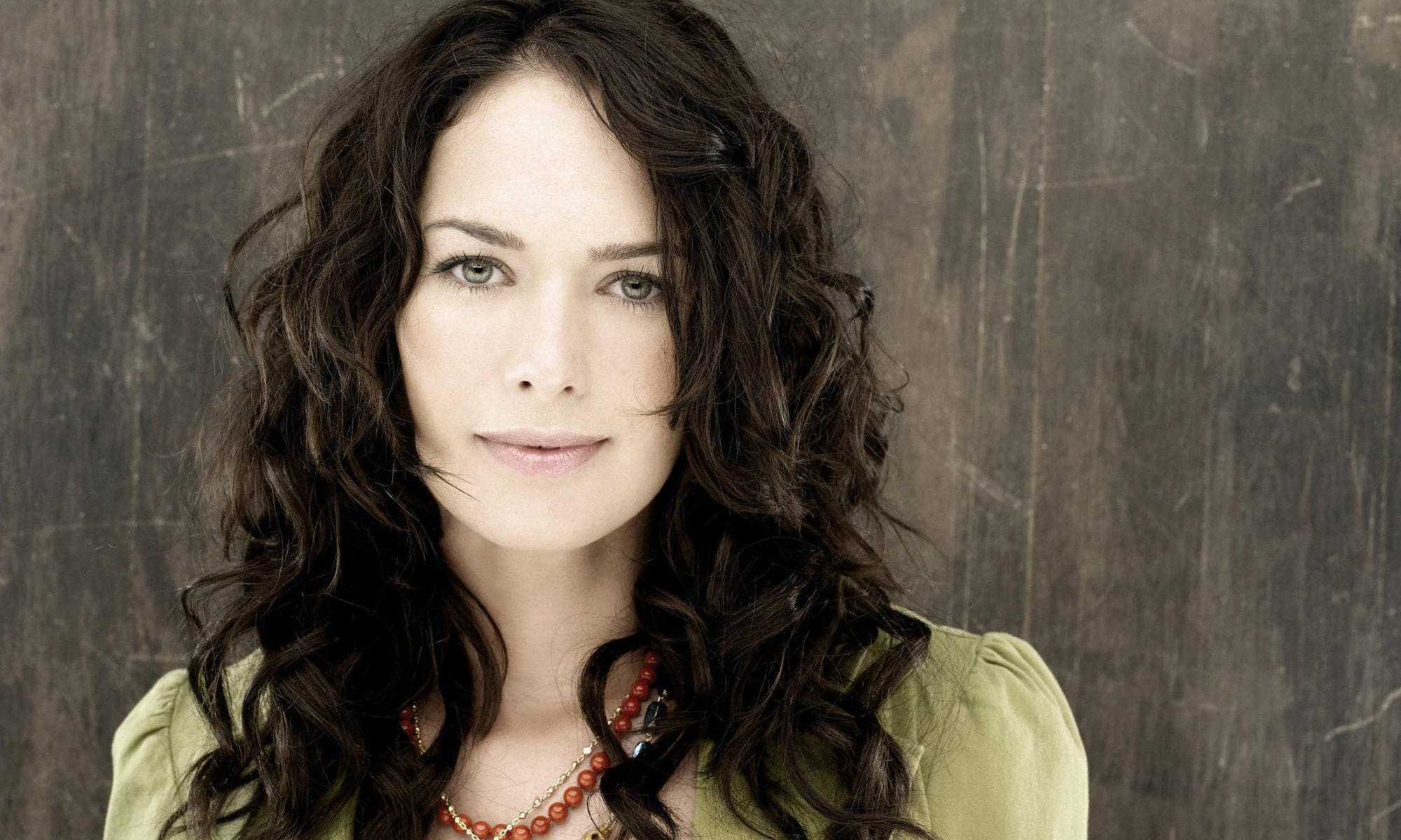 2000x1200 Resolution Lena Headey Smile Images 2000x1200 Resolution ...