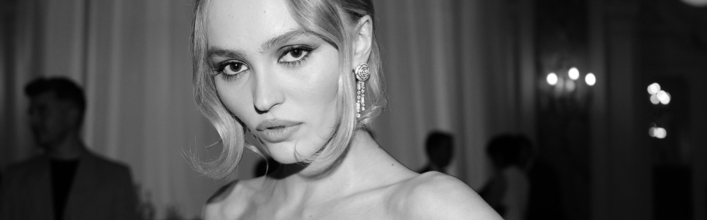 1000x312 Lily Rose Depp Monochrome Photoshoot 1000x312 Resolution ...