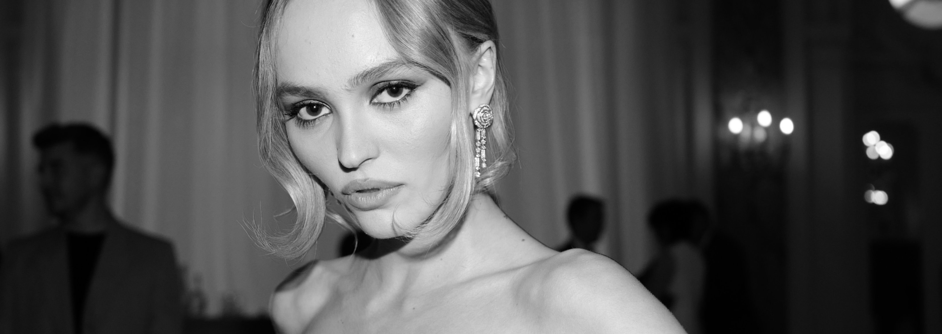 3040x1080 Resolution Lily Rose Depp Monochrome Photoshoot 3040x1080 ...