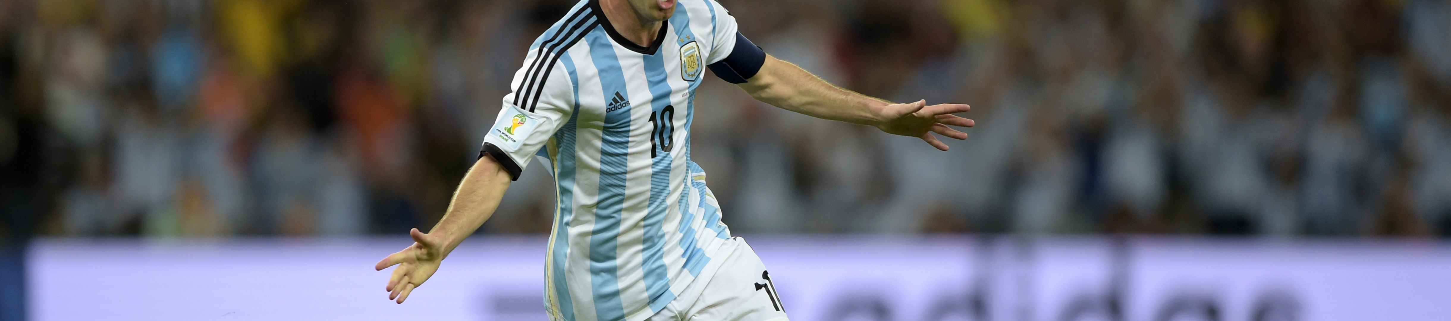 4880x1080 Resolution Lionel Messi 4k Celebration 4880x1080 Resolution ...