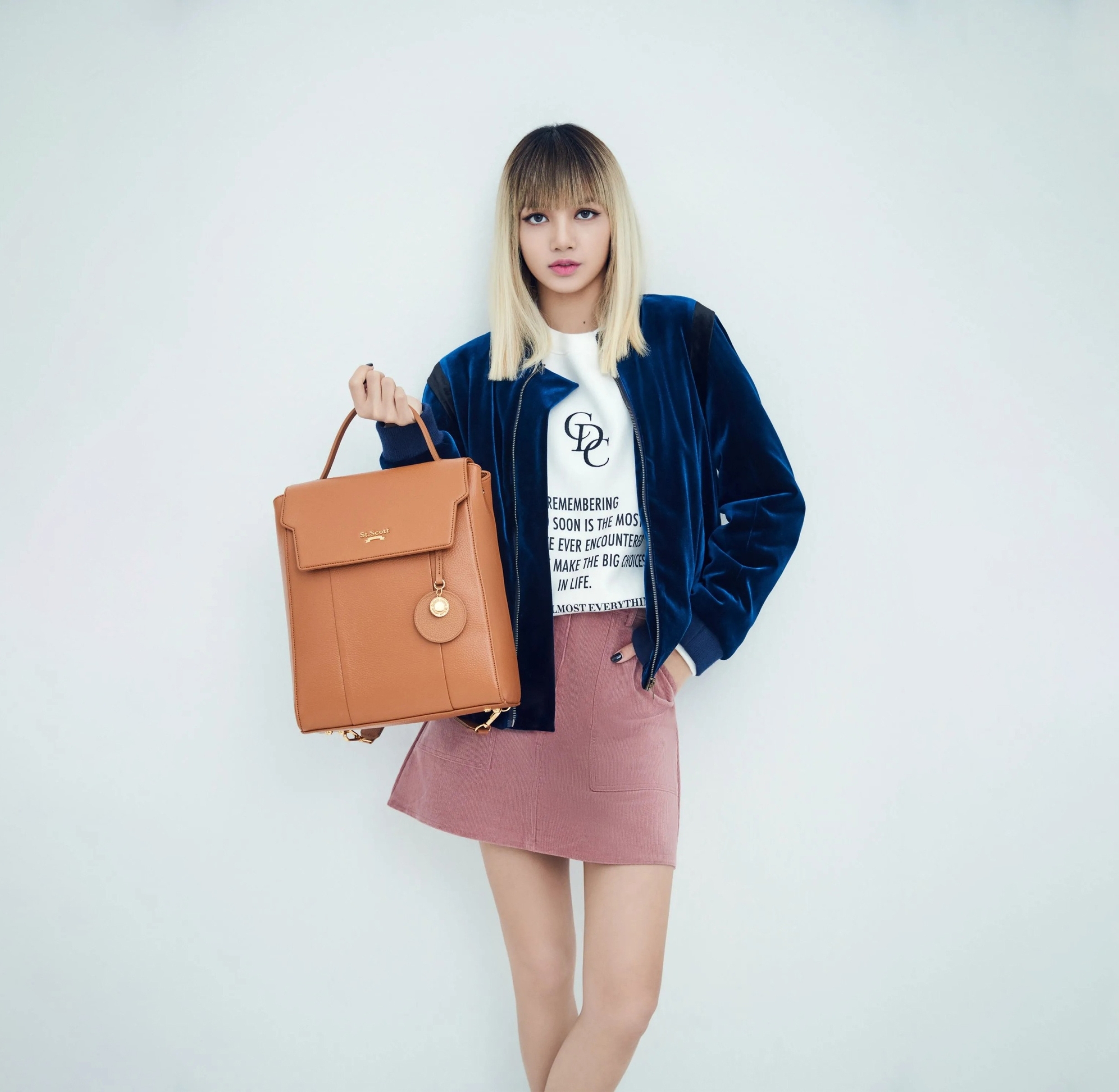 2460x2400 Resolution Lisa BlackPink 4k Singer 2460x2400 Resolution ...