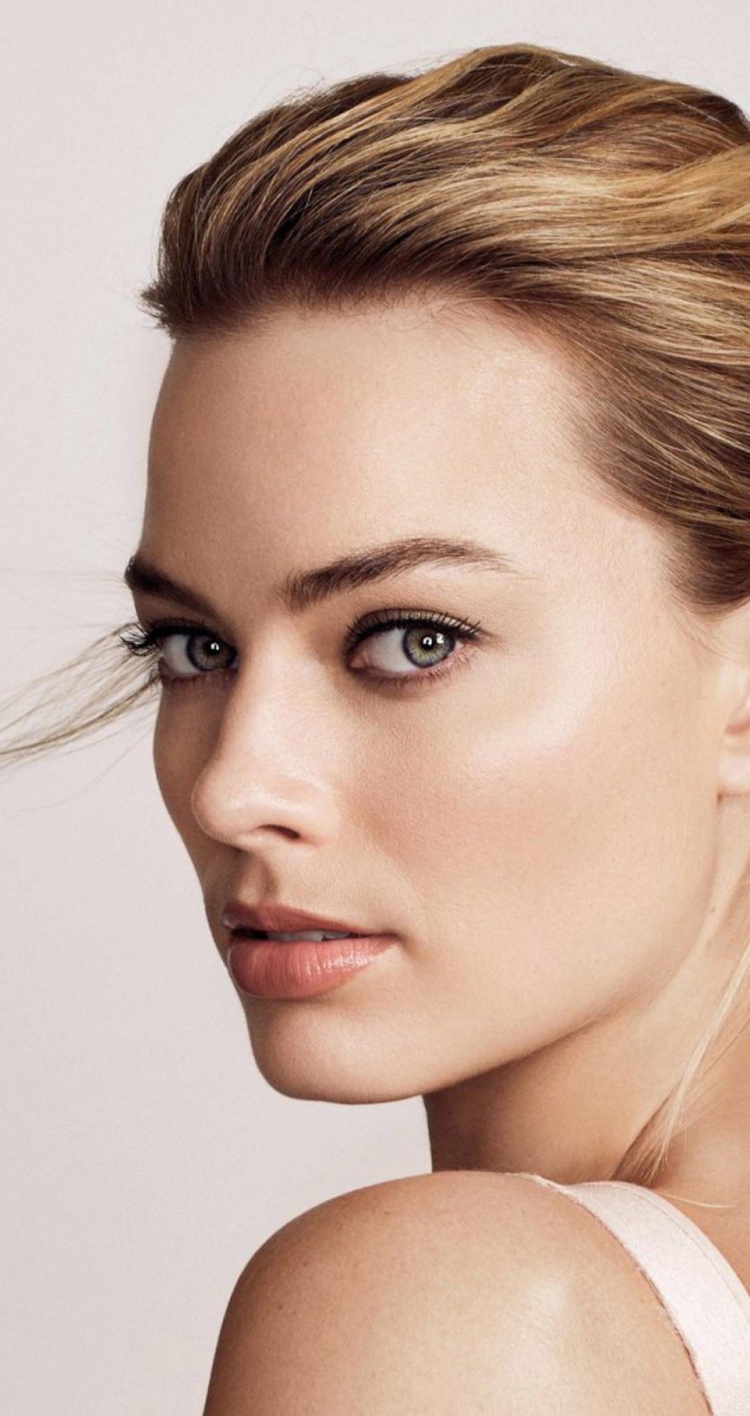 1082x2042 Resolution Margot Robbie Beautiful Portrait 1082x2042 ...
