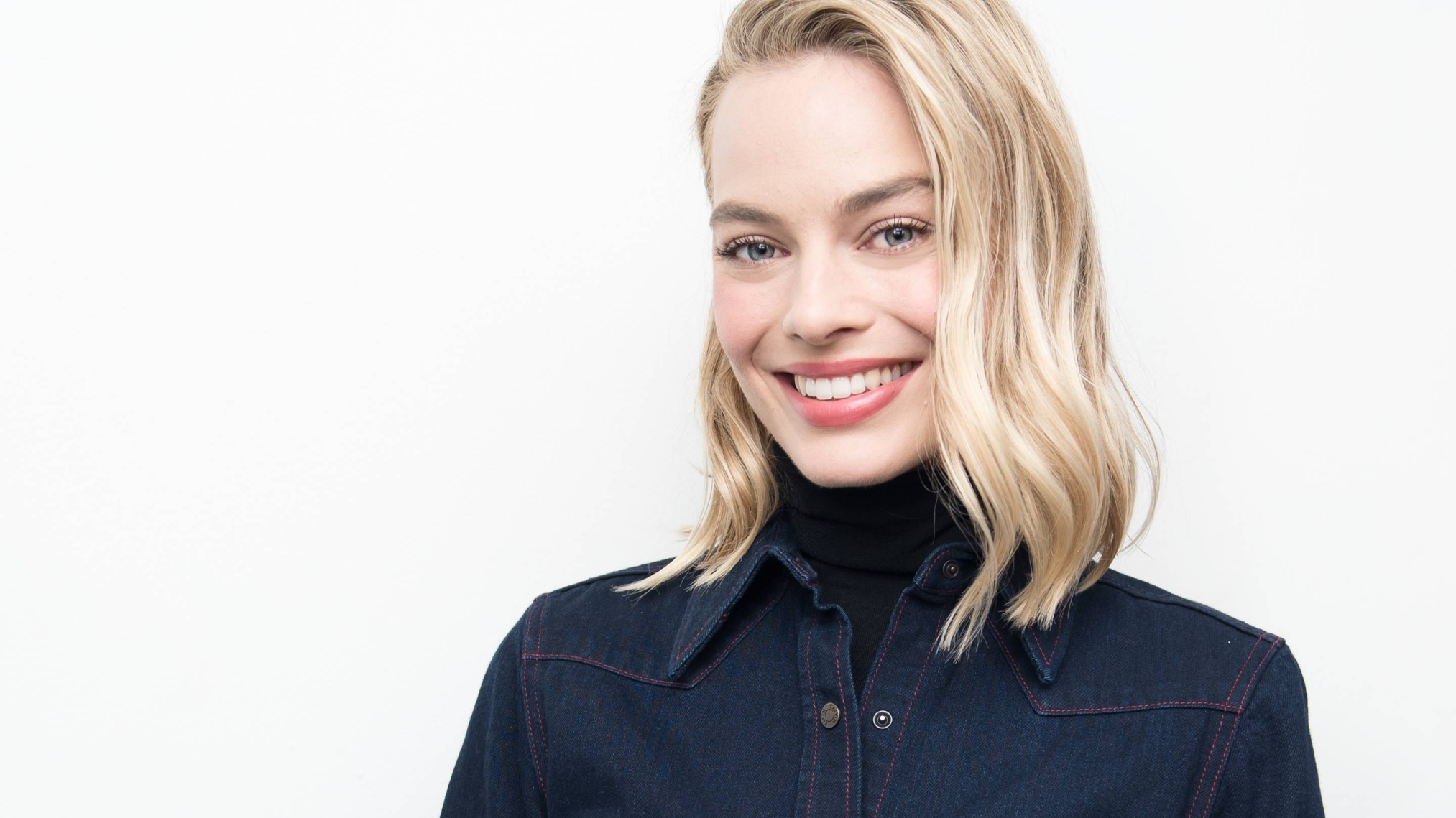 2026x1139 Resolution Margot Robbie Beautiful Smile 2026x1139 Resolution ...