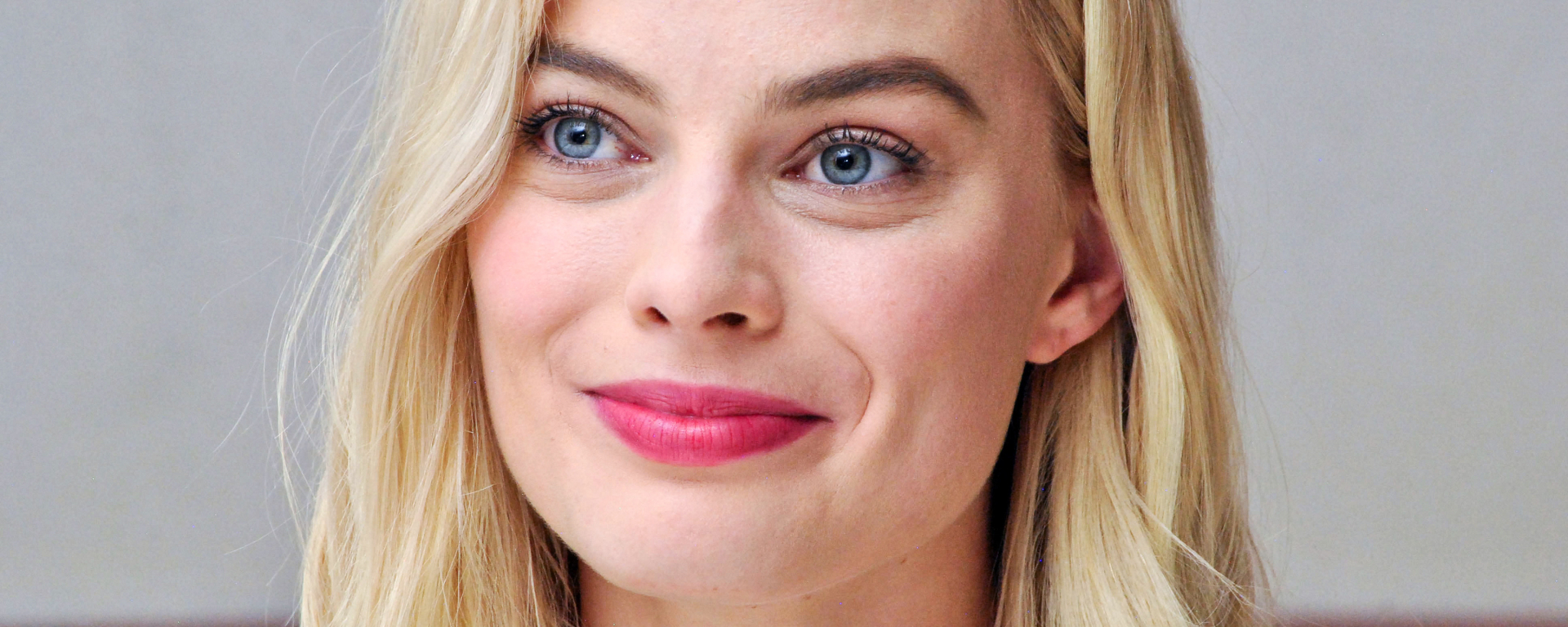1920x768 Resolution Margot Robbie Smiling 1920x768 Resolution Wallpaper ...