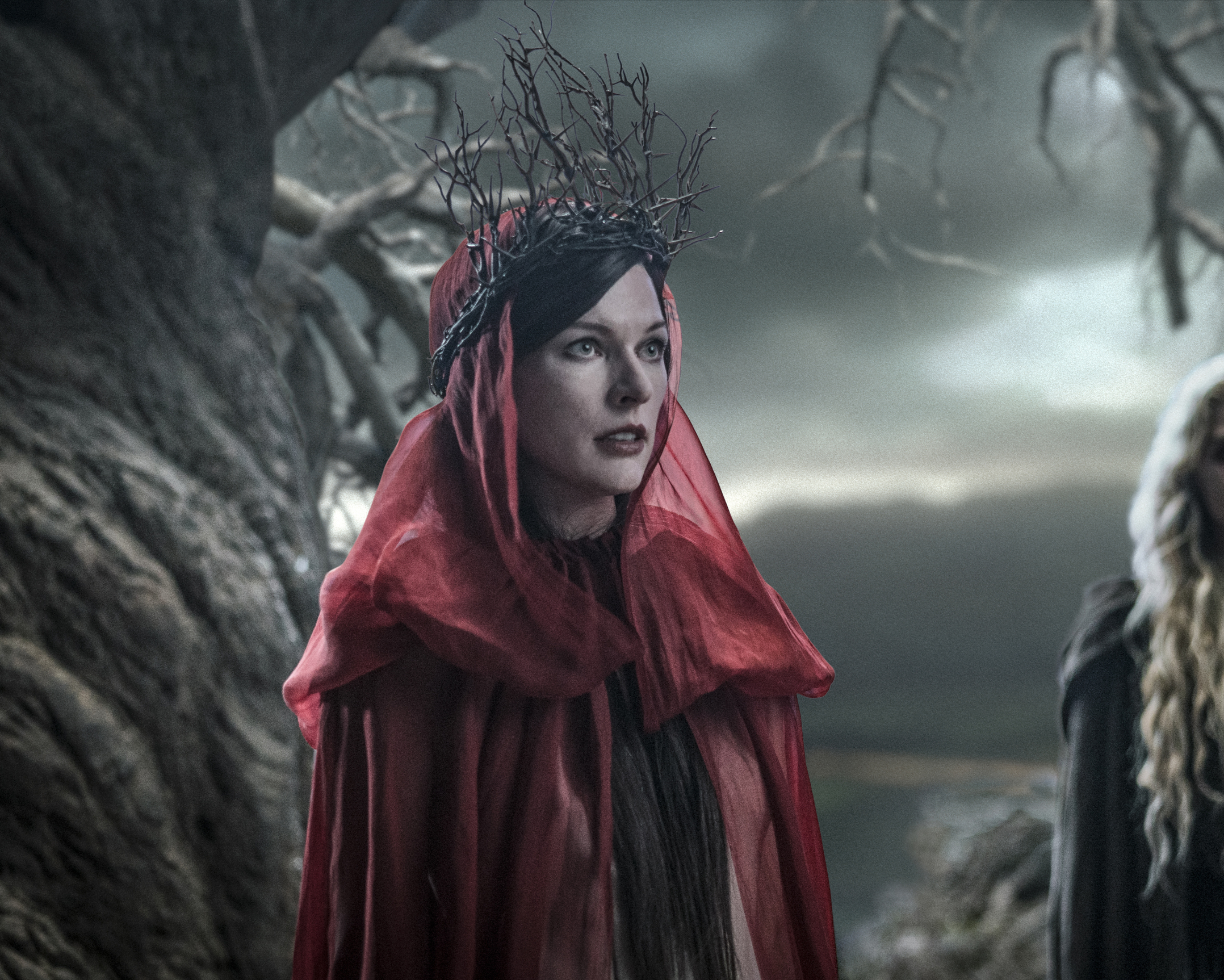 2156x1726 Resolution Milla Jovovich as Nimue The Blood Queen in Hellboy ...