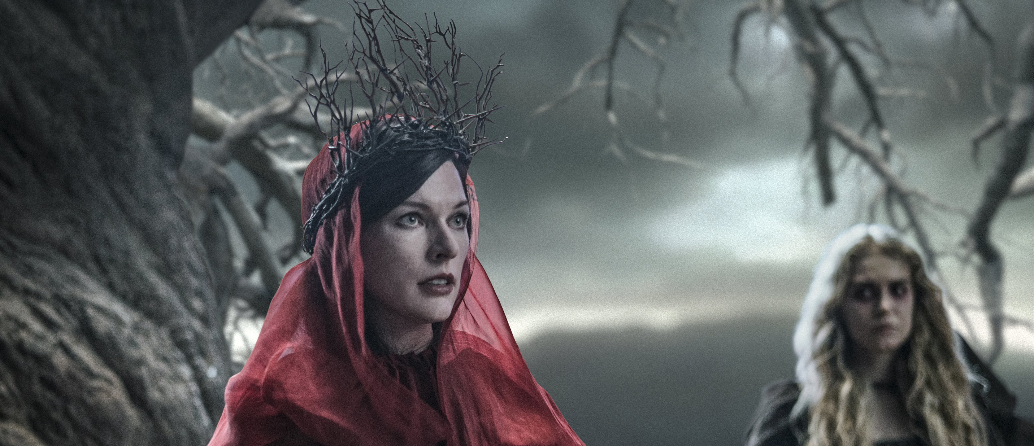 3340x1440 Resolution Milla Jovovich as Nimue The Blood Queen in Hellboy ...