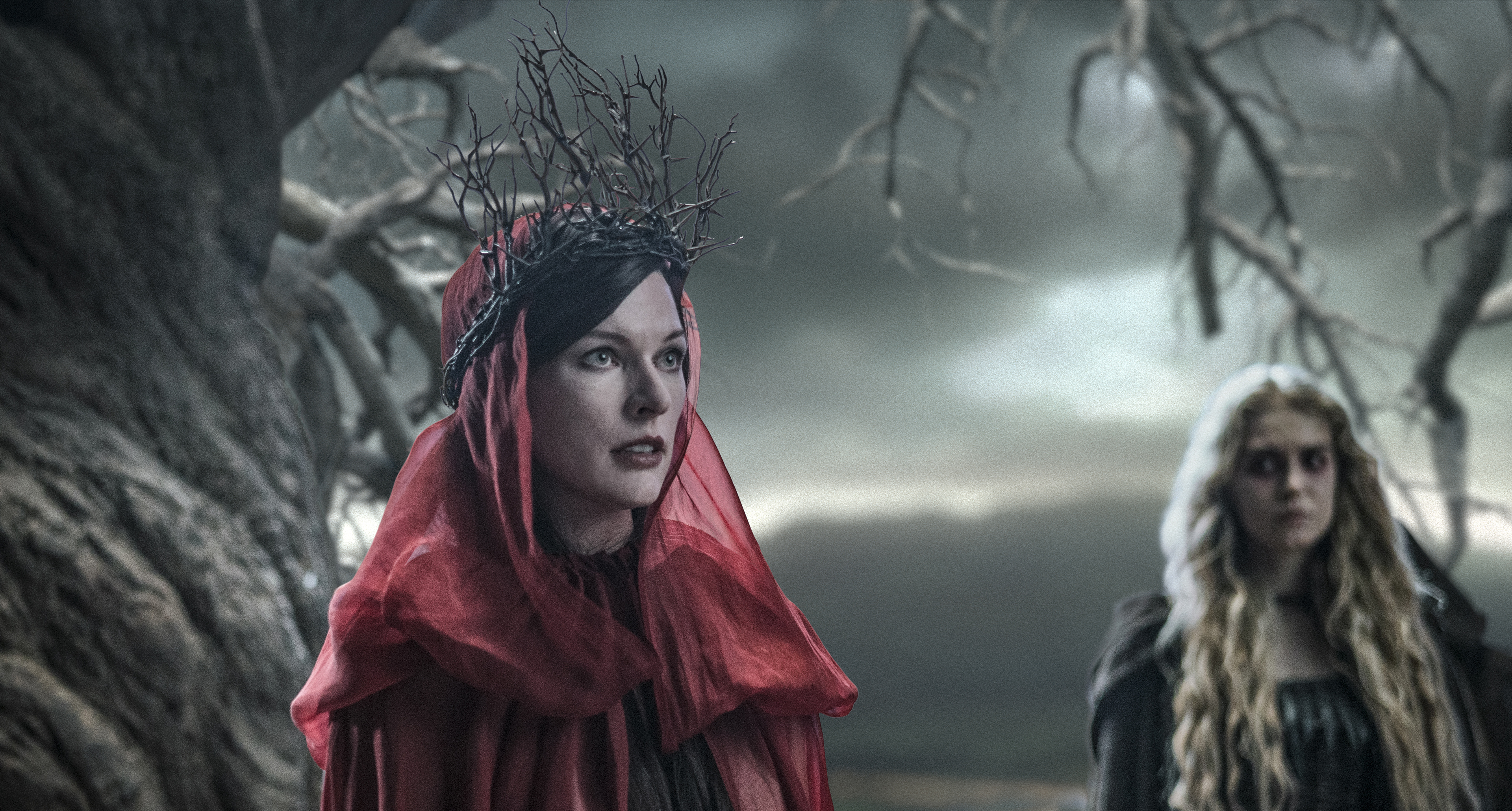 3840x2060 Resolution Milla Jovovich as Nimue The Blood Queen in Hellboy ...