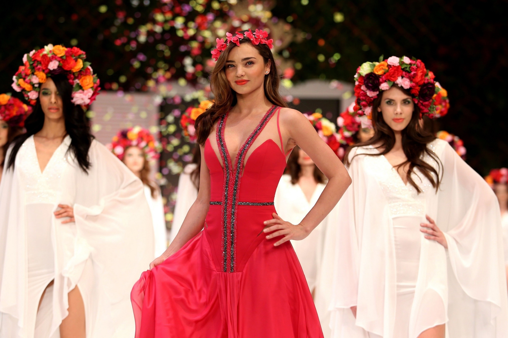 1920x1280 Miranda Kerrs Red Dress in Victorias Secret 1920x1280 ...