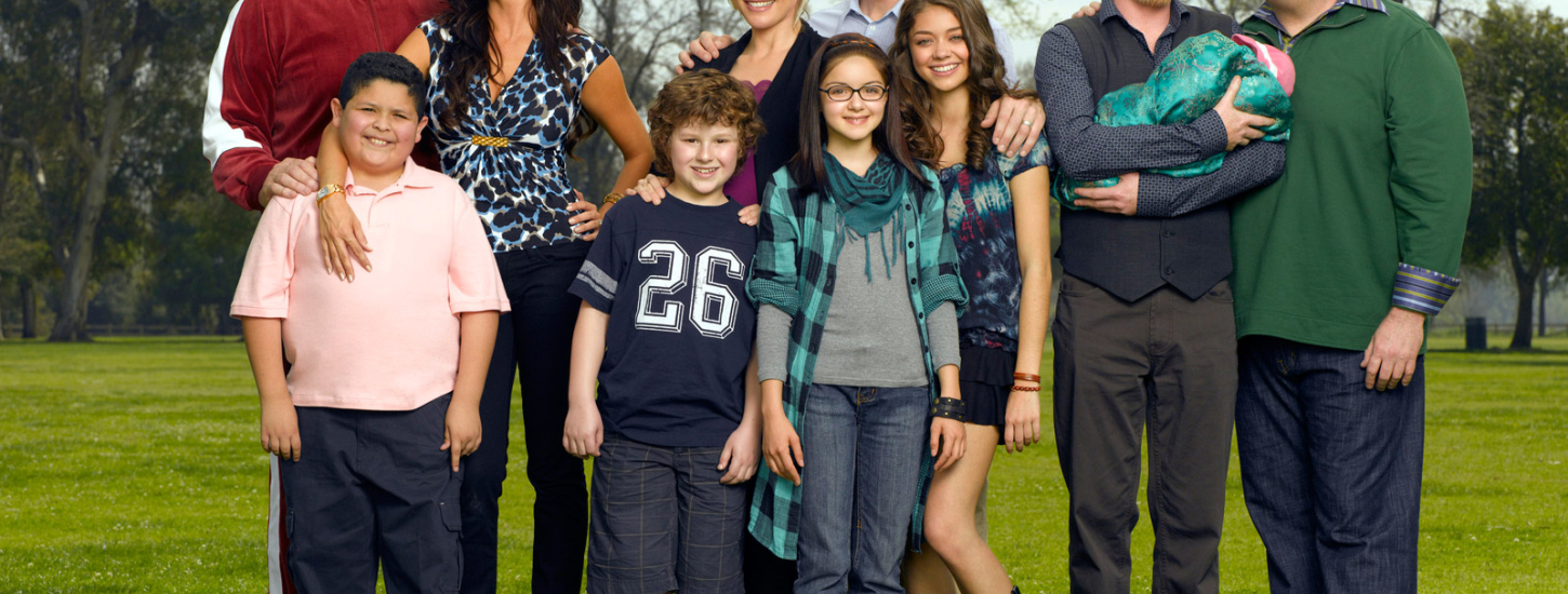 1450x550 Resolution modern family, gloria delgado-pritchett, phil ...