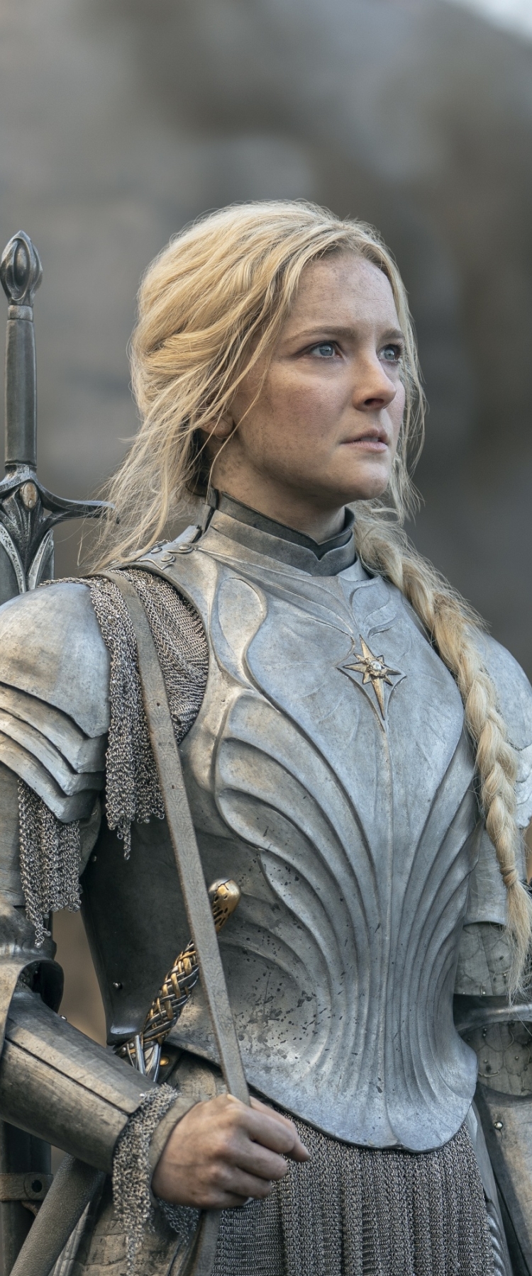 750x1800 Resolution Morfydd Clark in The Rings of Power Season 1 ...