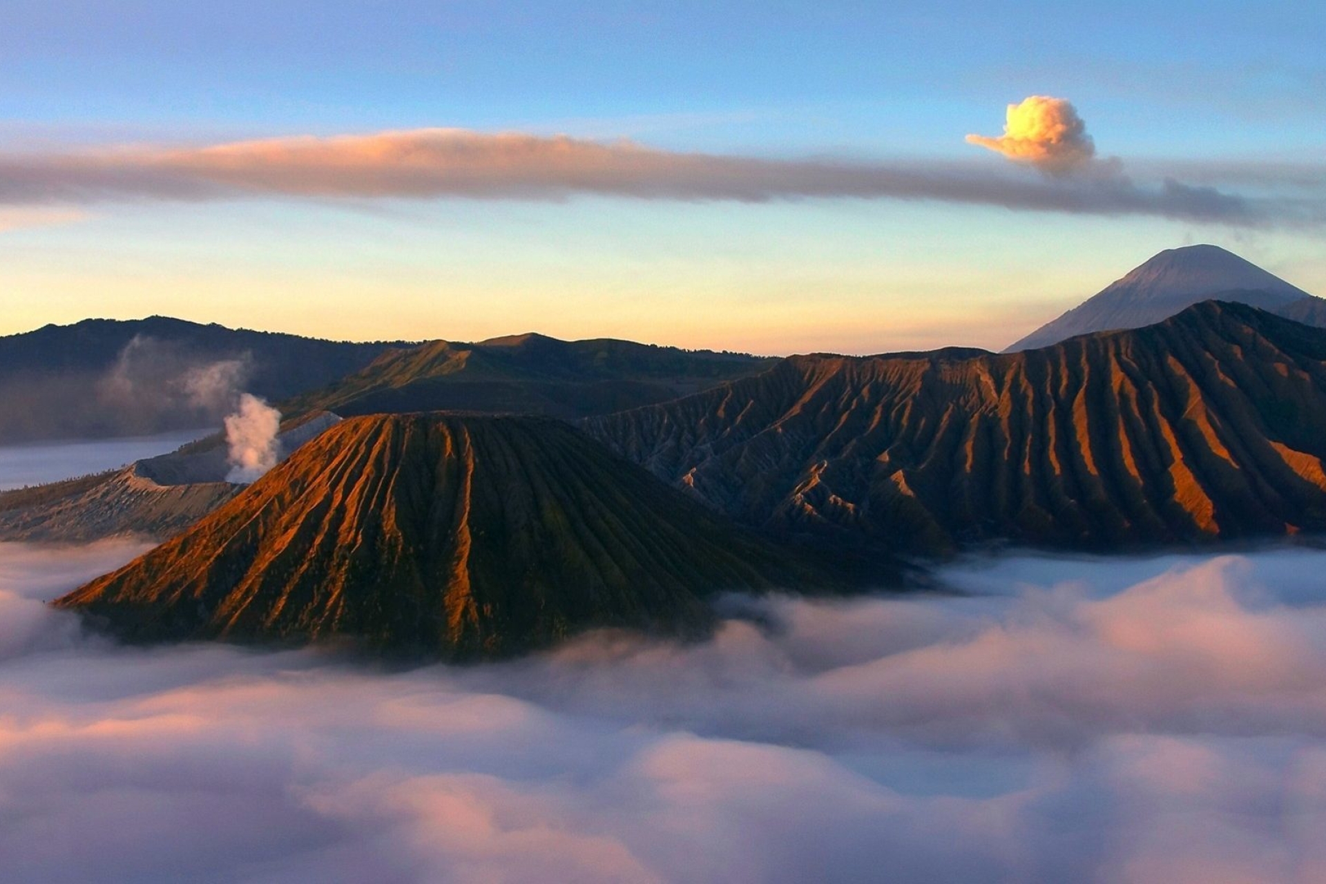 1920x1280 Resolution Mount Bromo Cloudy Volcano 1920x1280 Resolution ...