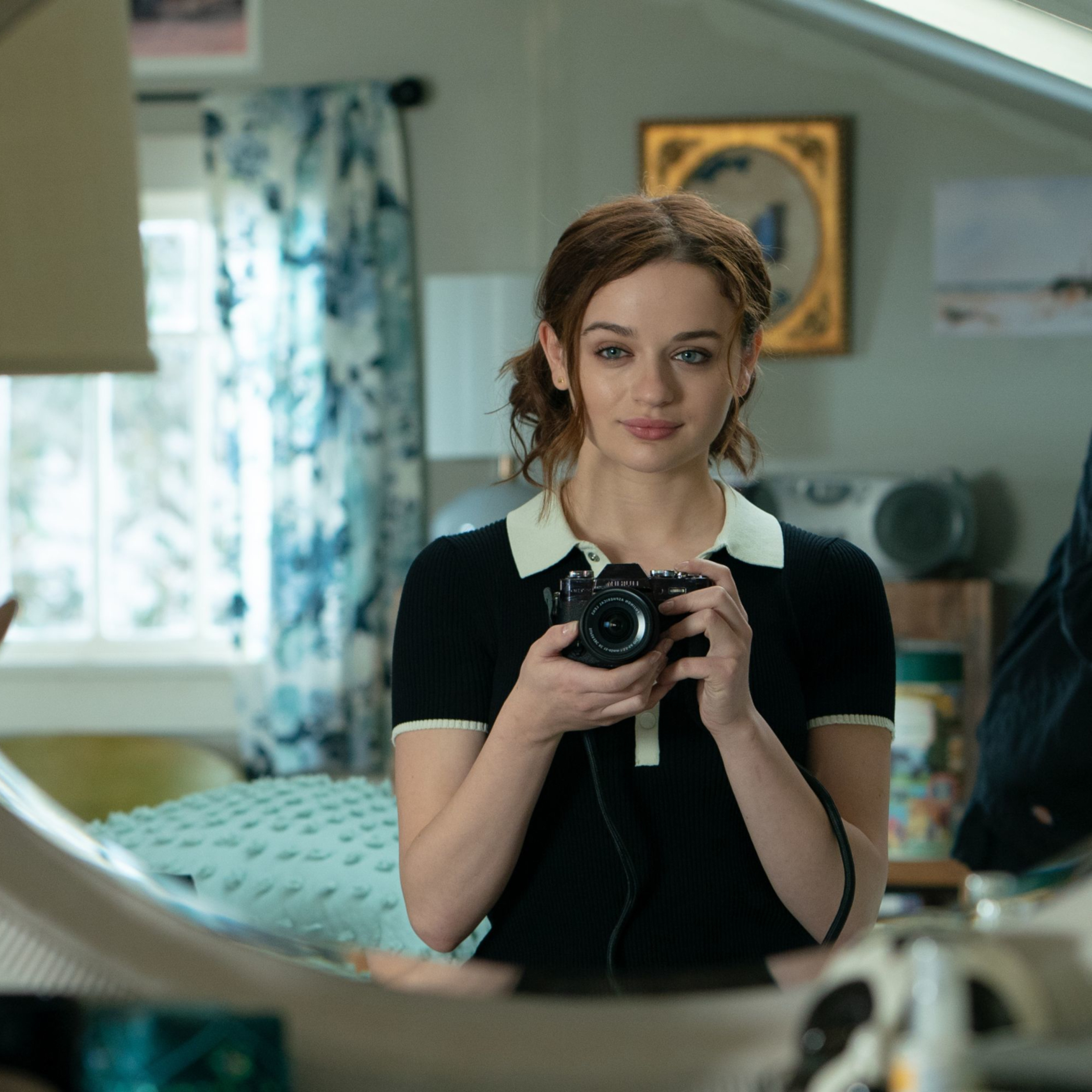 3840x3840 Resolution Netflix The In Between Movie 3840x3840 Resolution ...