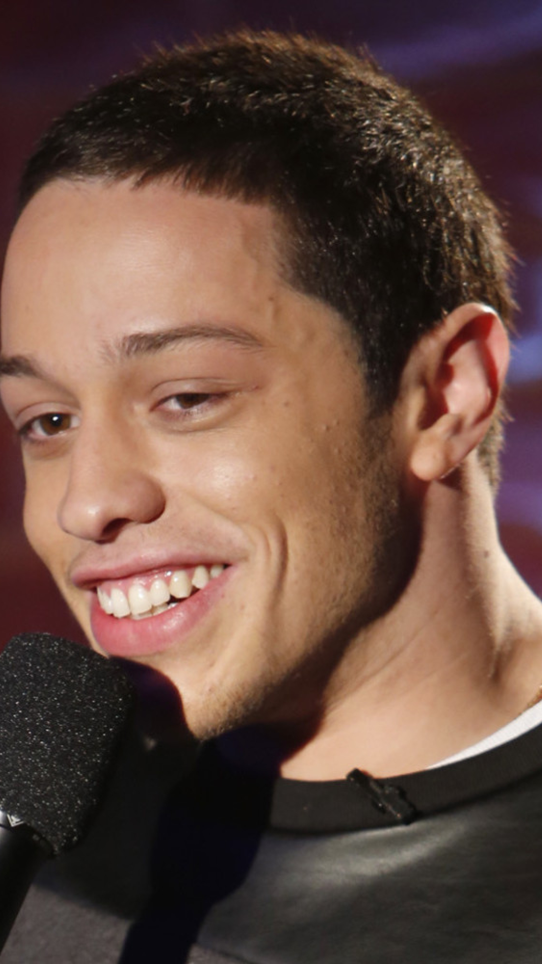 1081x1920 Resolution pete davidson, celebrity, smile 1081x1920 ...