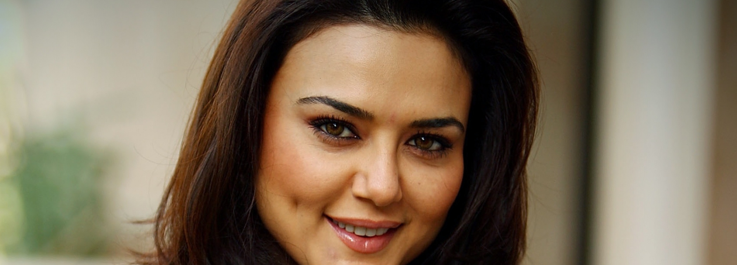2500x900 Resolution Preity Zinta Close Up Photos 2500x900 Resolution ...