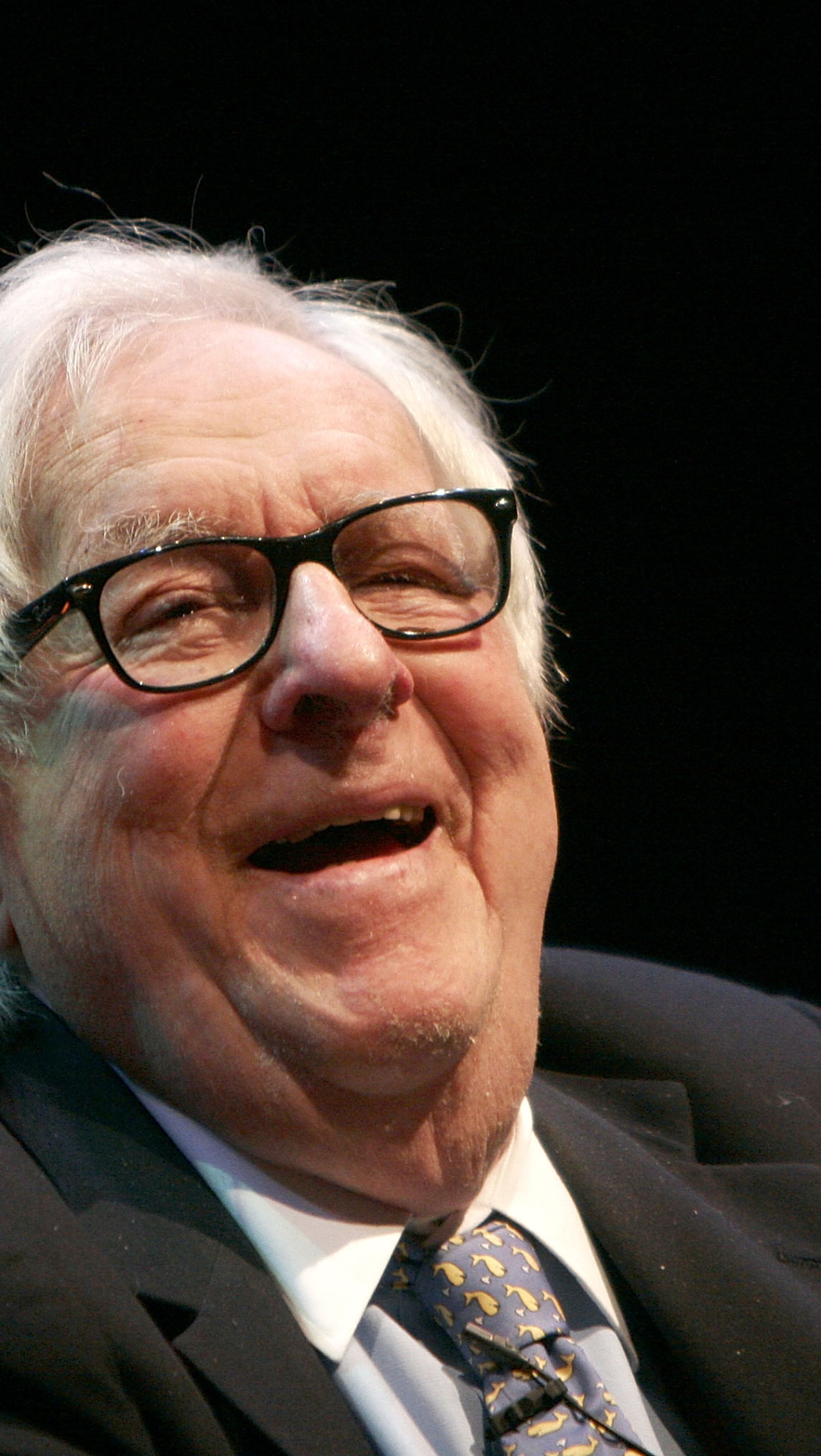 1082x1920 Resolution ray bradbury, author, smile 1082x1920 Resolution ...