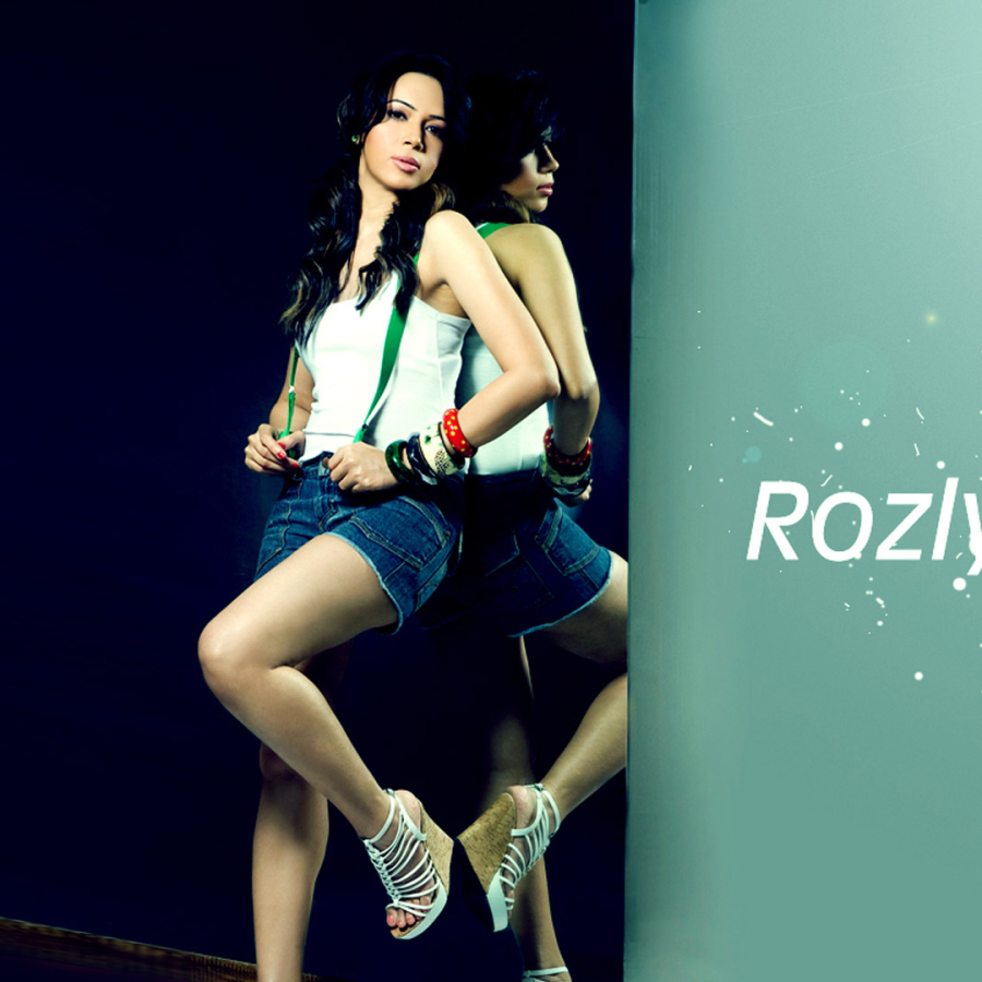 900x900 Resolution Rozlyn Khan Cute Spicy Images 900x900 Resolution ...
