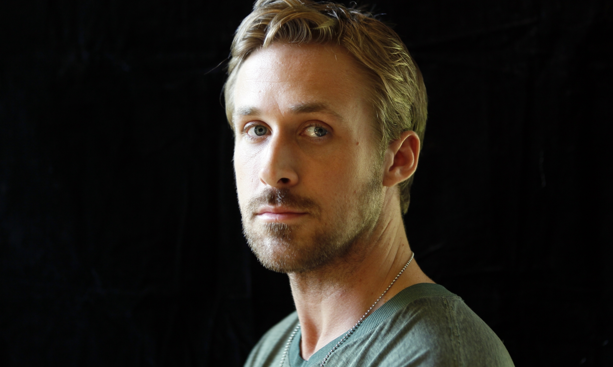 2000x1200 Resolution ryan gosling, actor, smile 2000x1200 Resolution ...