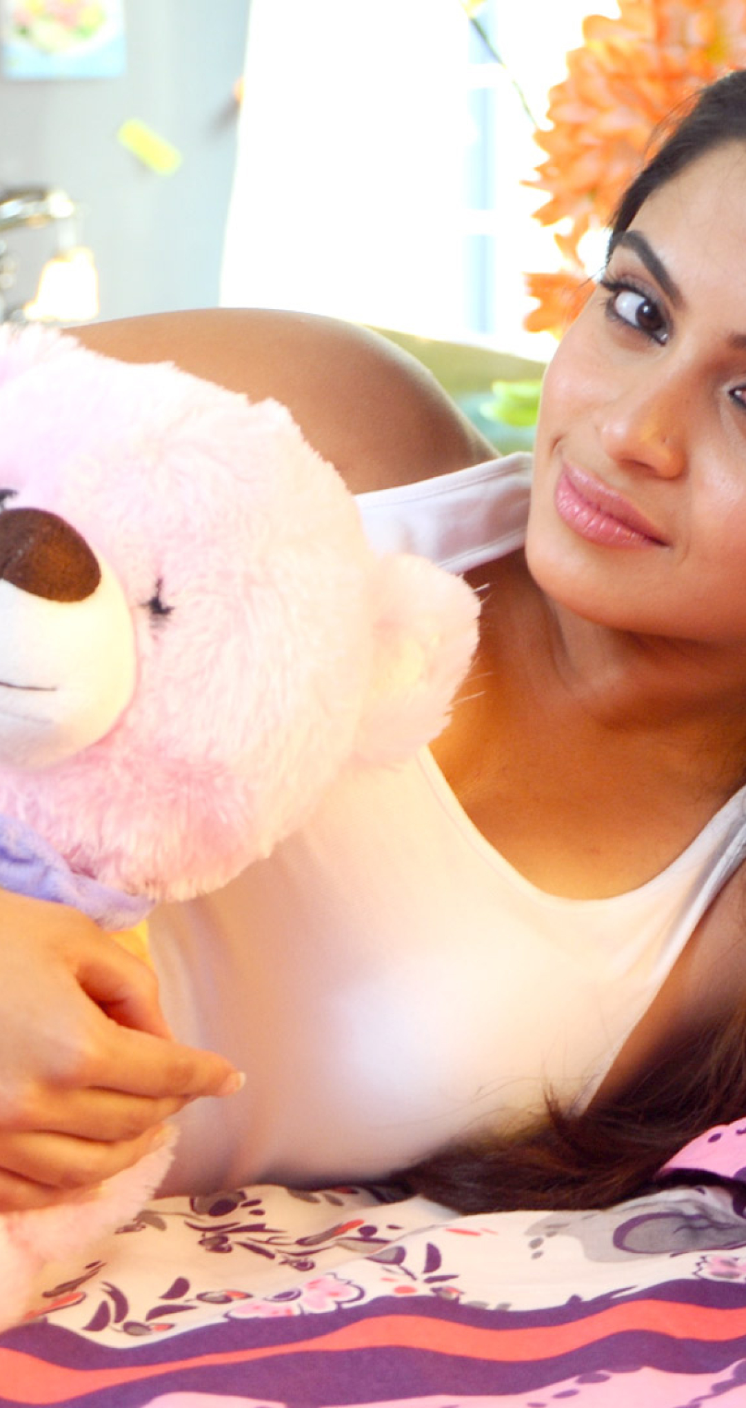 1082x2042 Resolution Sheena Shahabadi New Cute Photos 1082x2042 ...