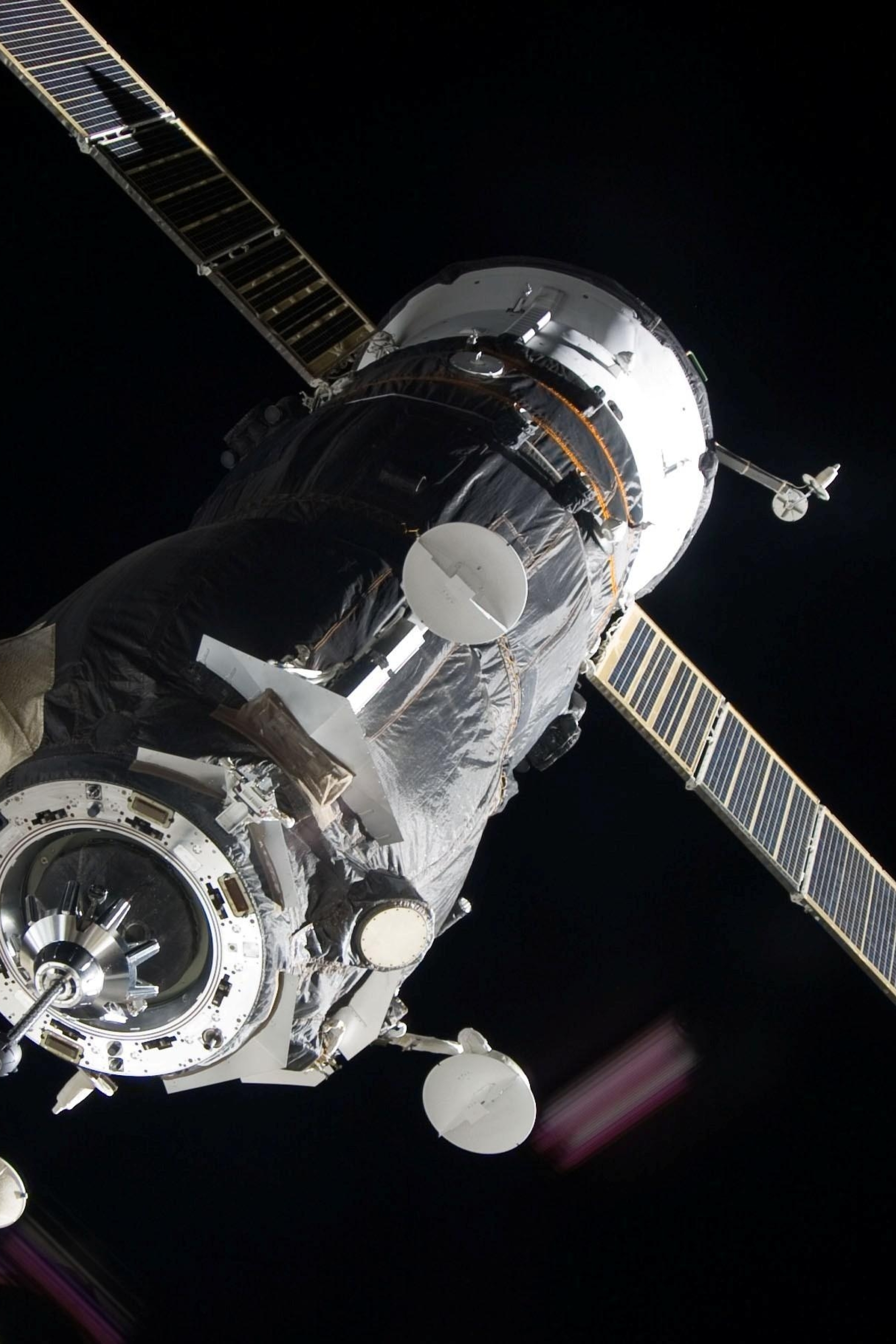 2000x3000 Resolution ship, cosmos, solar panels 2000x3000 Resolution ...