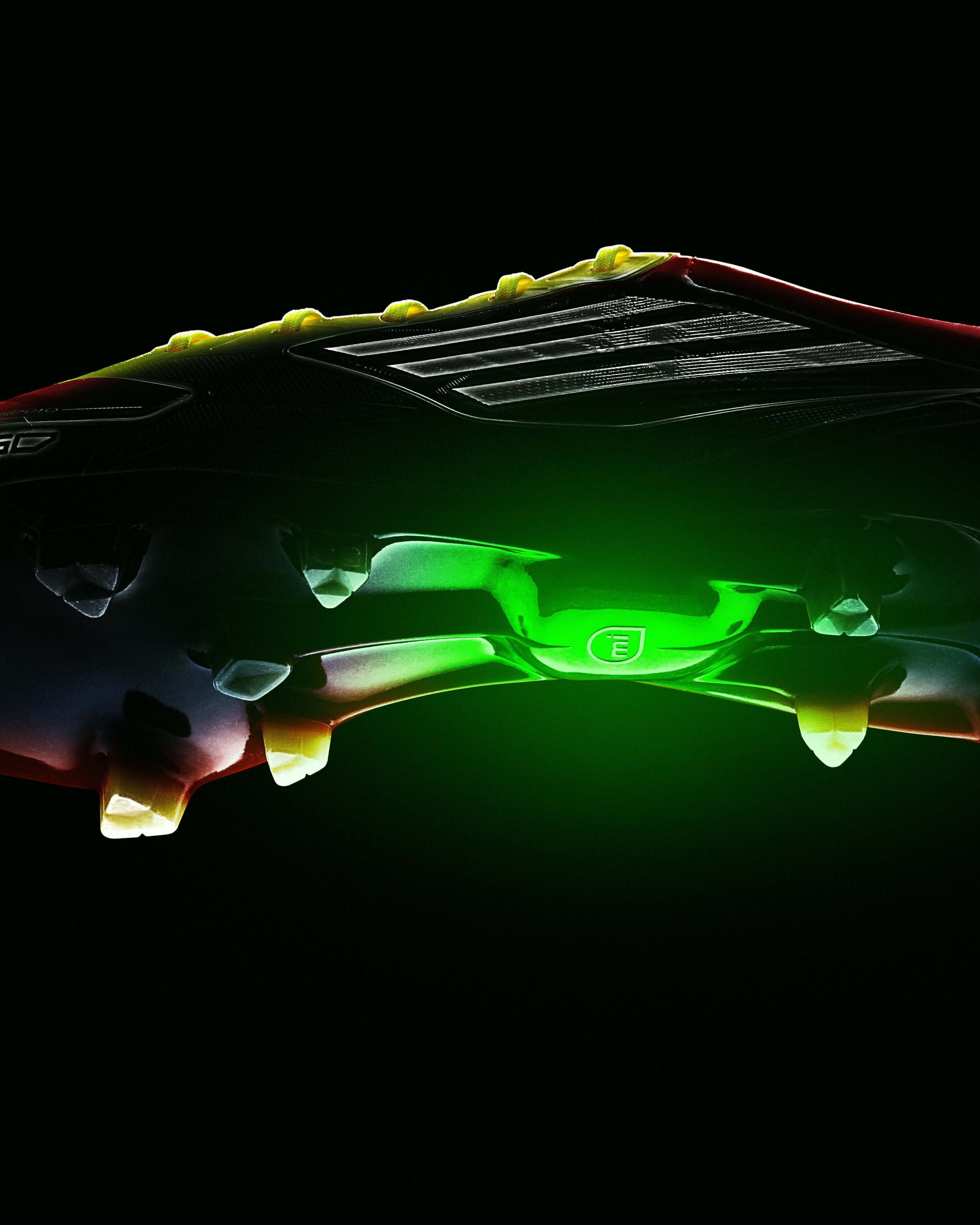 4000x5000 Resolution shoes, sports, black background 4000x5000 ...