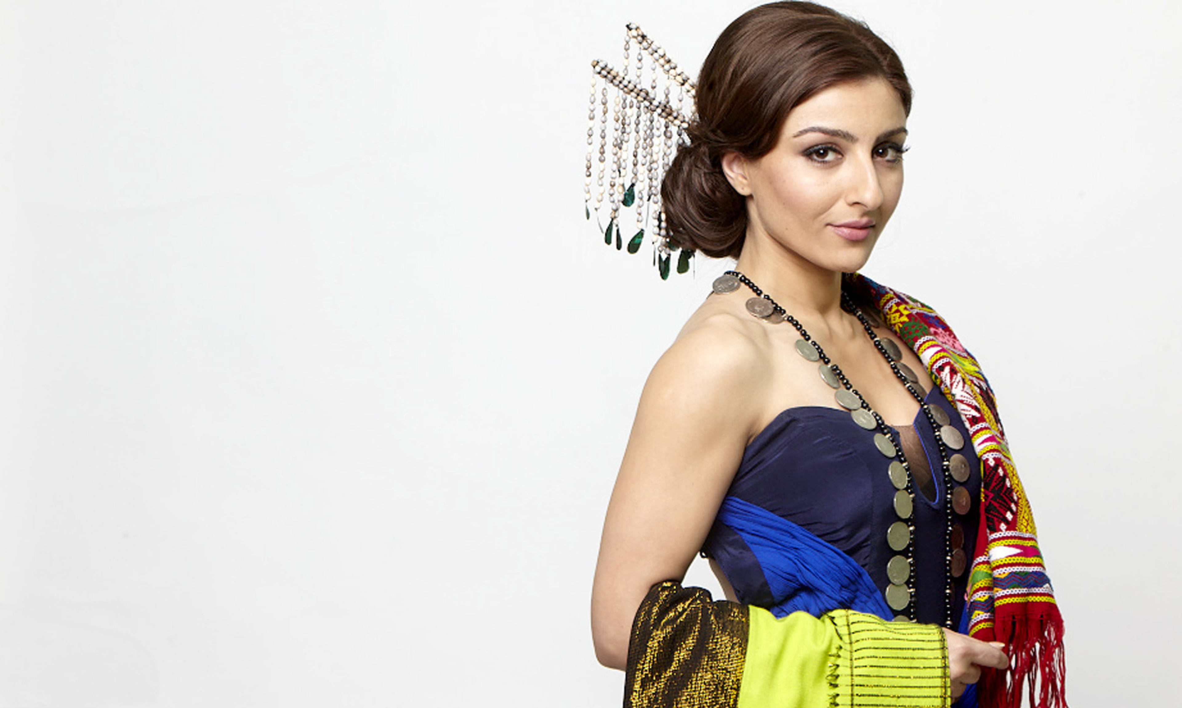 3840x2300 Resolution Soha Ali Khan Cute Pics 3840x2300 Resolution ...