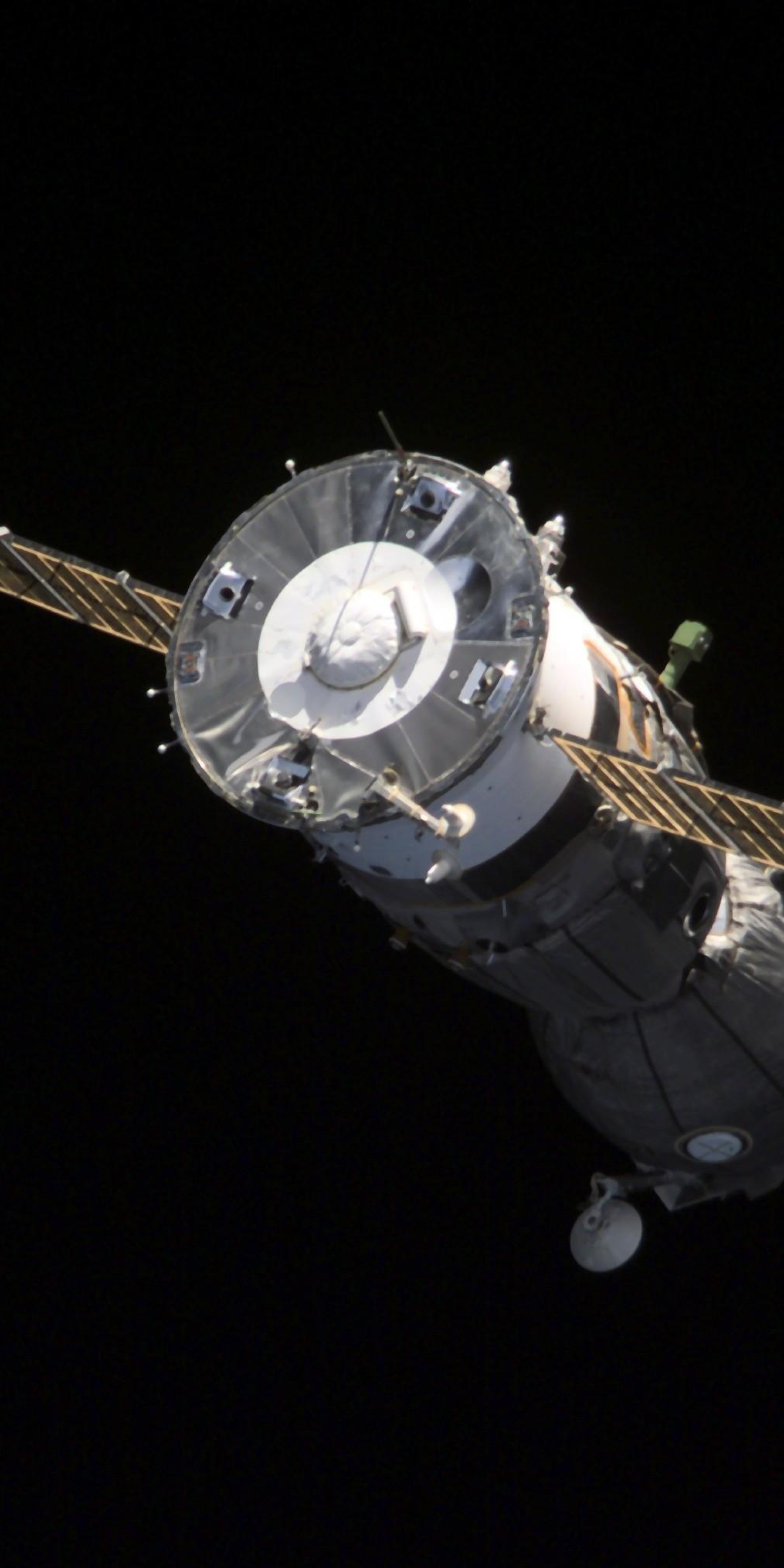 1920x3840 Resolution spaceship, flying, open space 1920x3840 Resolution ...